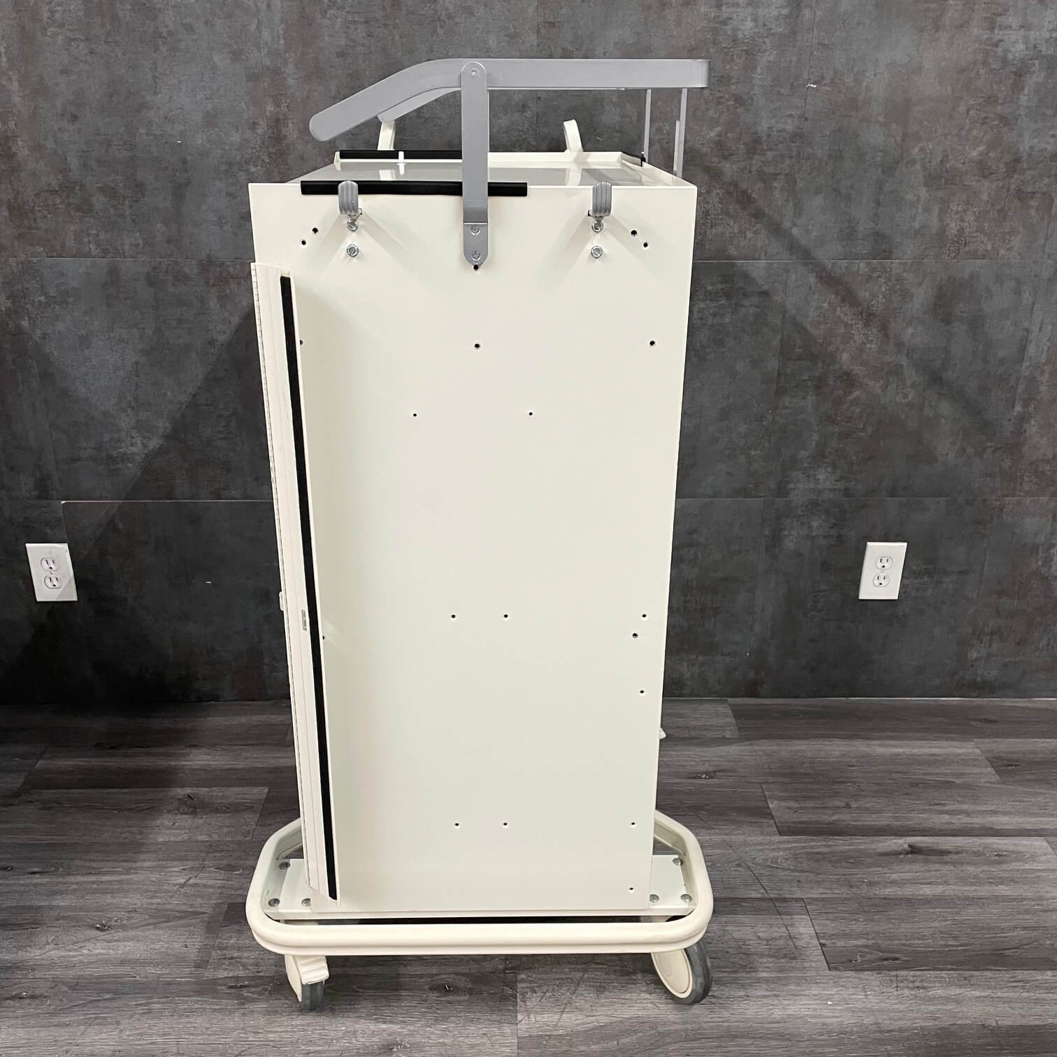 Armstrong Medical A-Smart crash Cart - – Angelus Medical and Optical