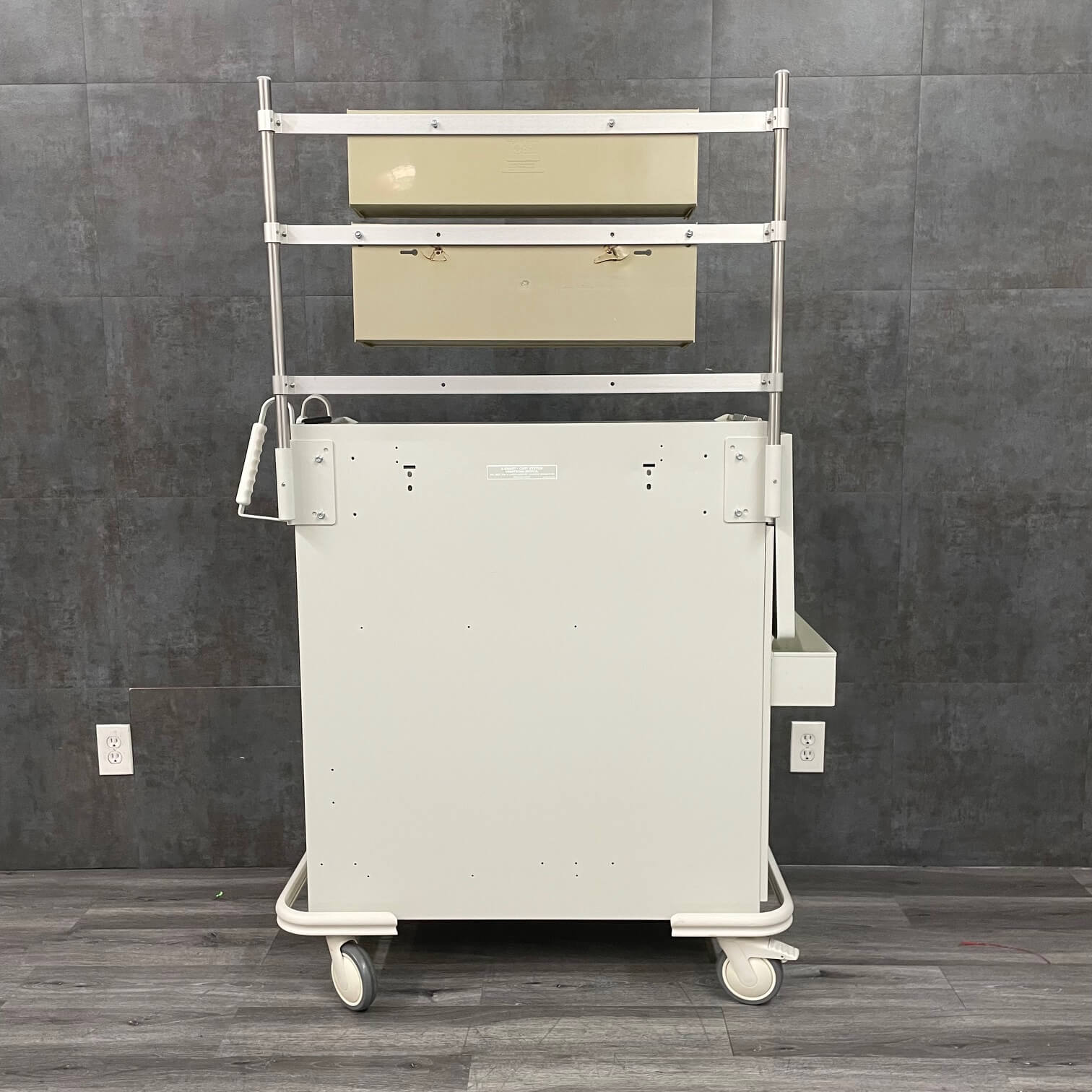 Armstrong Medical Crash Cart W touchpad – Angelus Medical and Optical