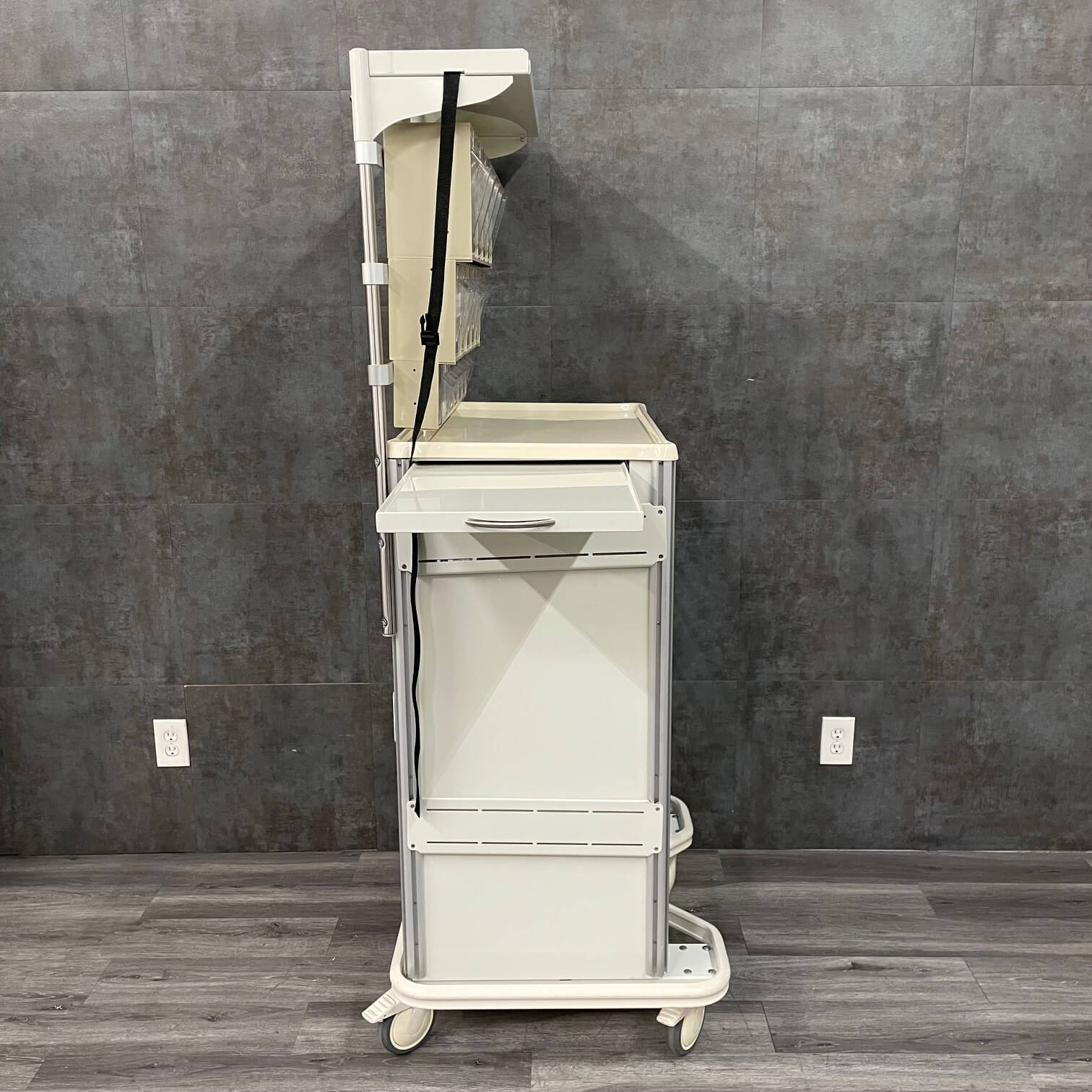 Armstrong Aluminum Crash Cart