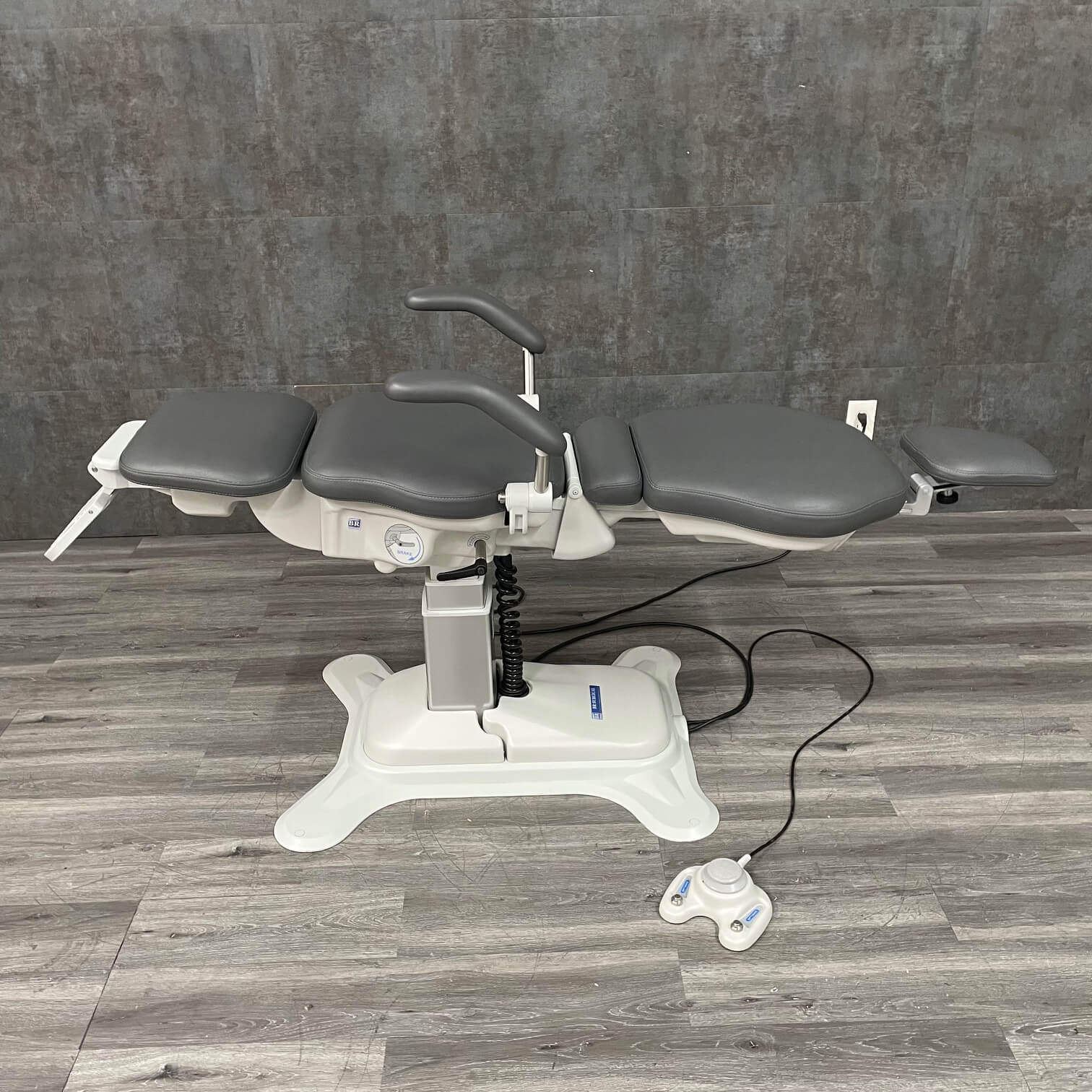 BR Surgical Oral Surgery Chair