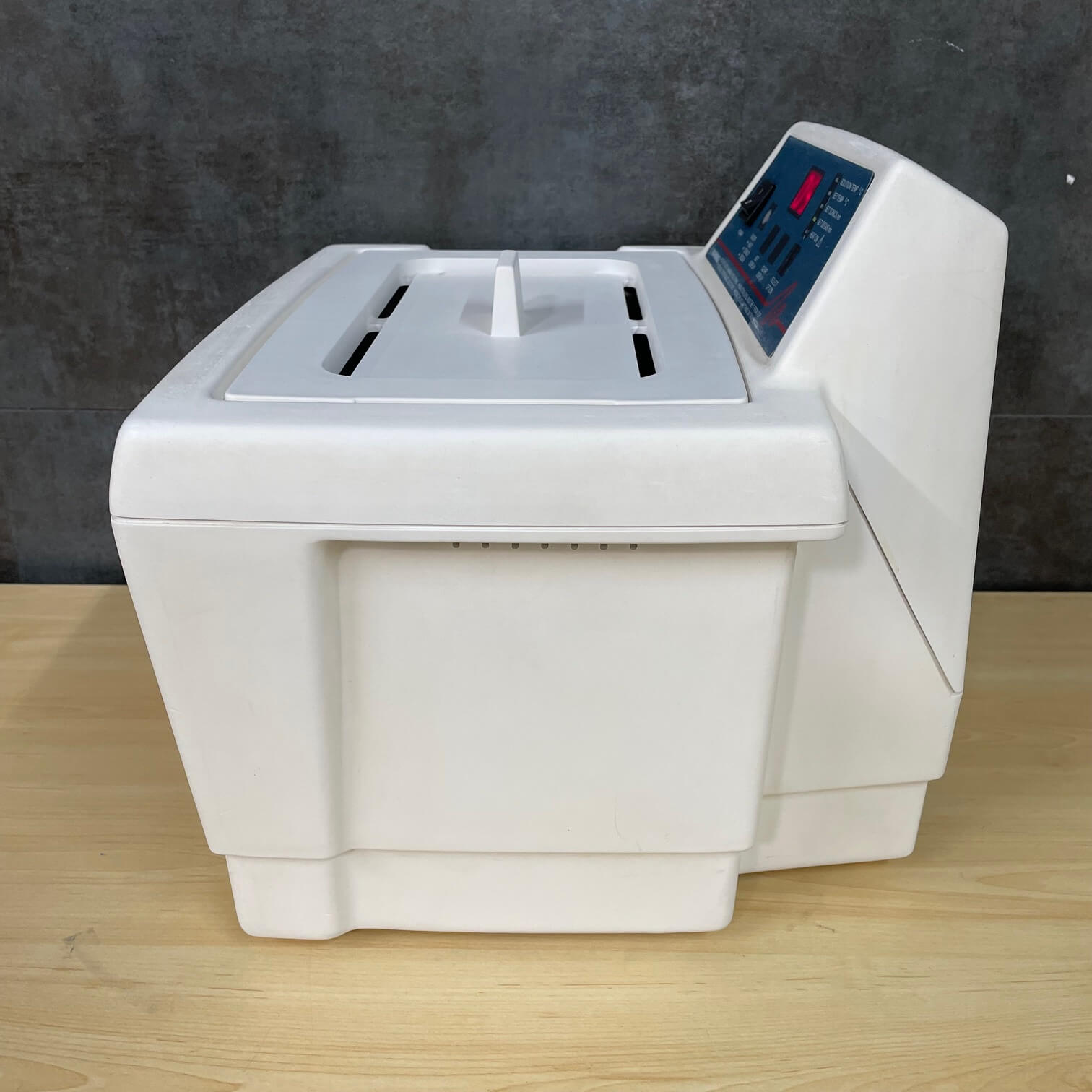 Branson 2510 Ultrasonic Cleaner