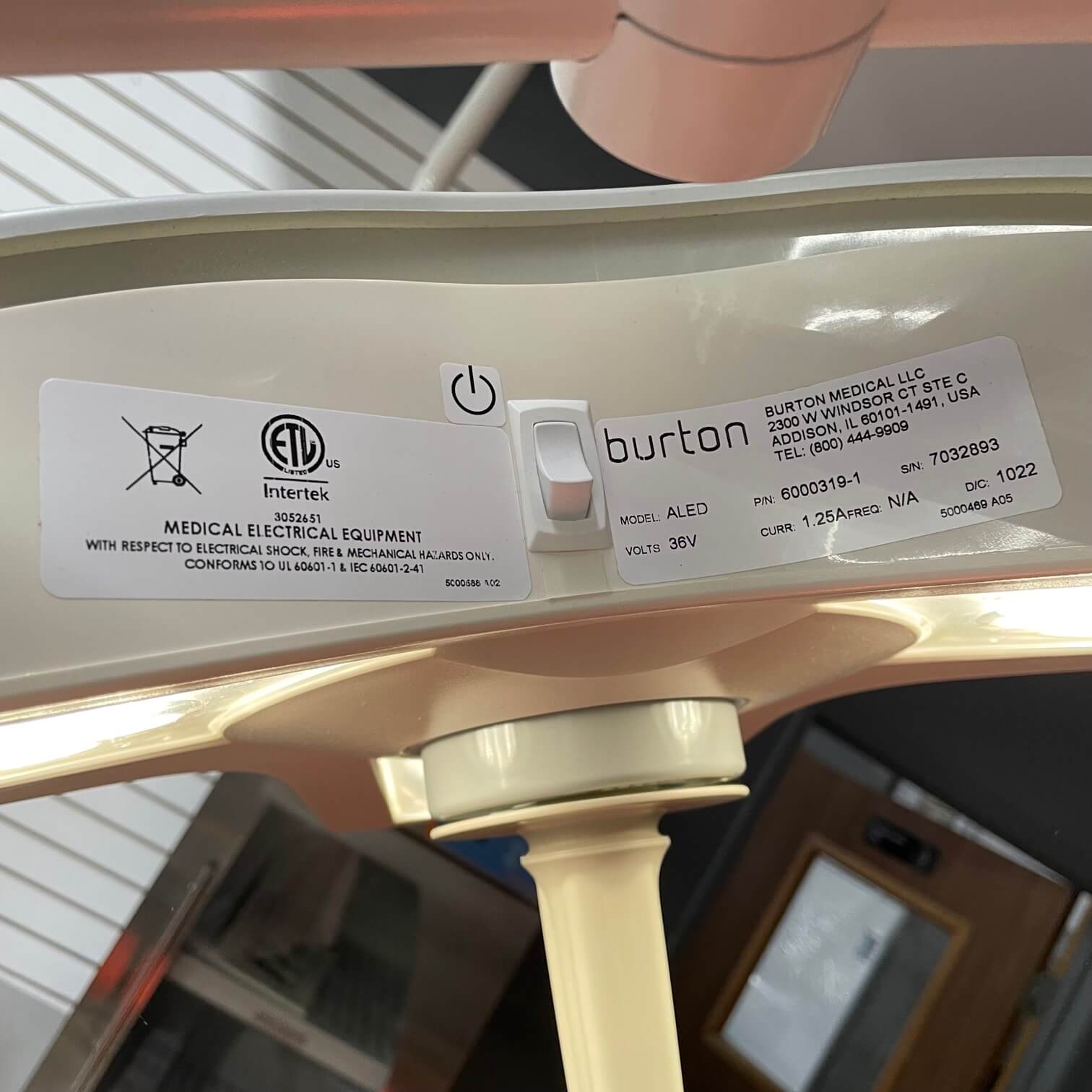 Burton AIM LED Surgical Light