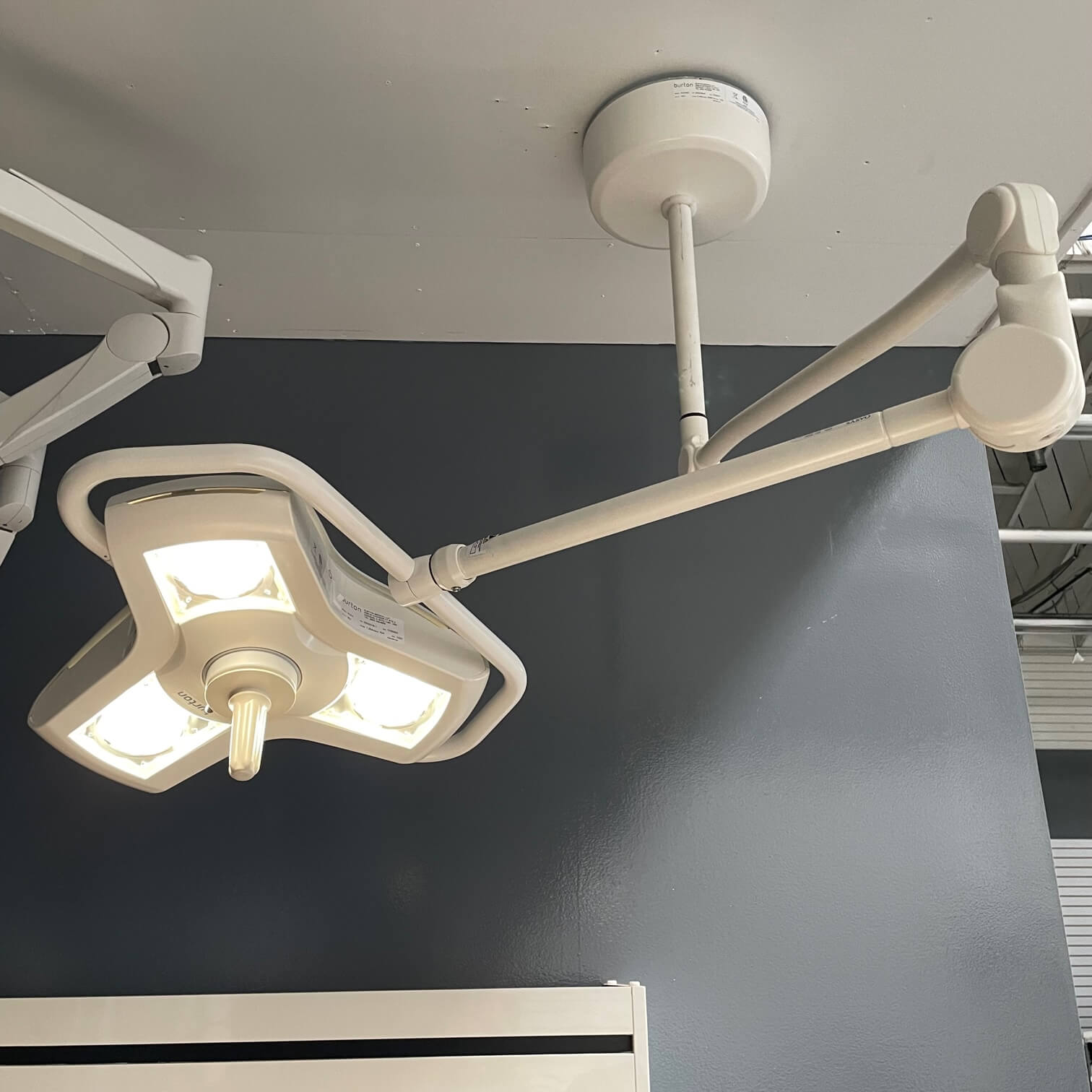 Burton AIM LED Surgical Light
