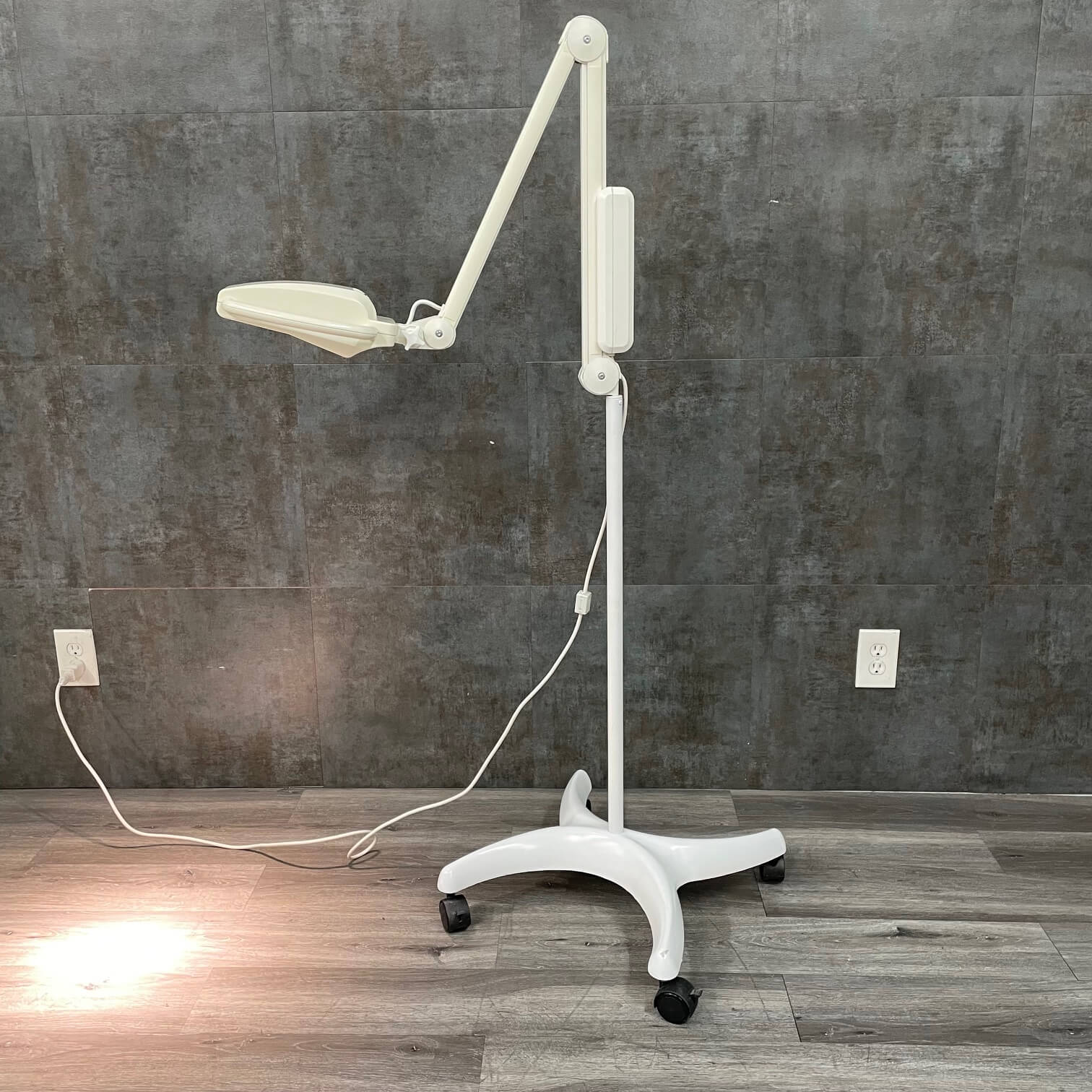 Burton NXFL Exam Light – Angelus Medical and Optical