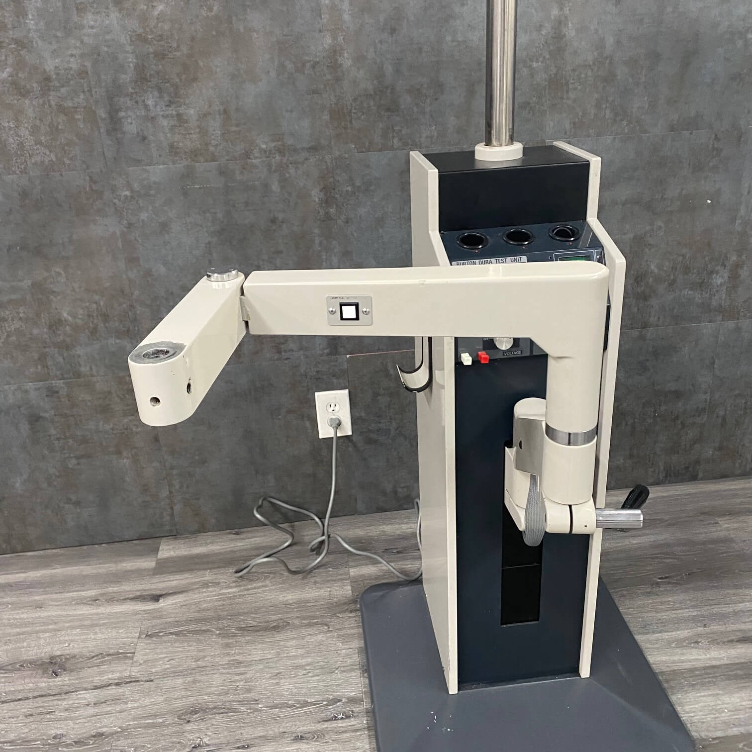 Burton XL 3000 Ophthalmic Stand