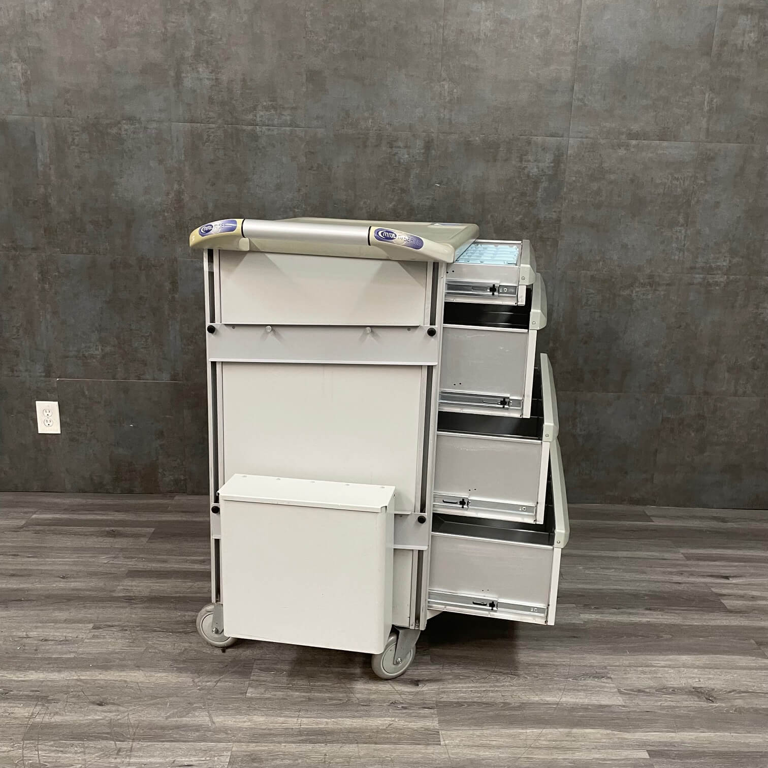 Capsa M Series Medication Cart