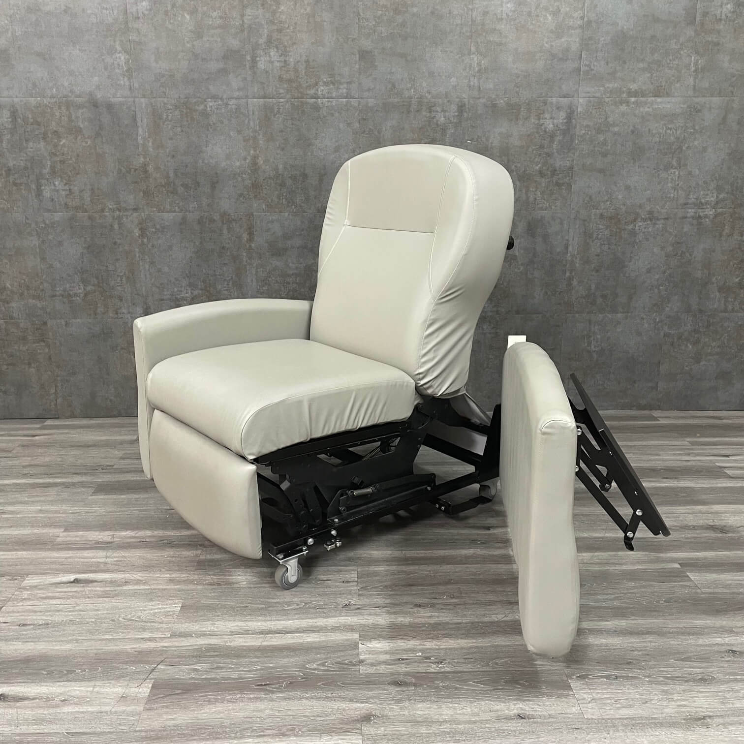 Champion Continuum Clinical Recliner | Medical Sleeper Chair Near Los ...