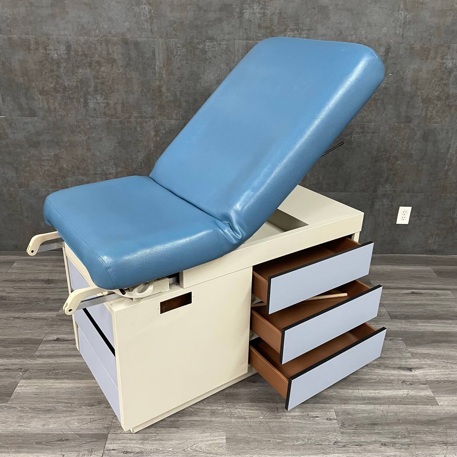 Hamilton E Series Exam Table - – Angelus Medical and Optical