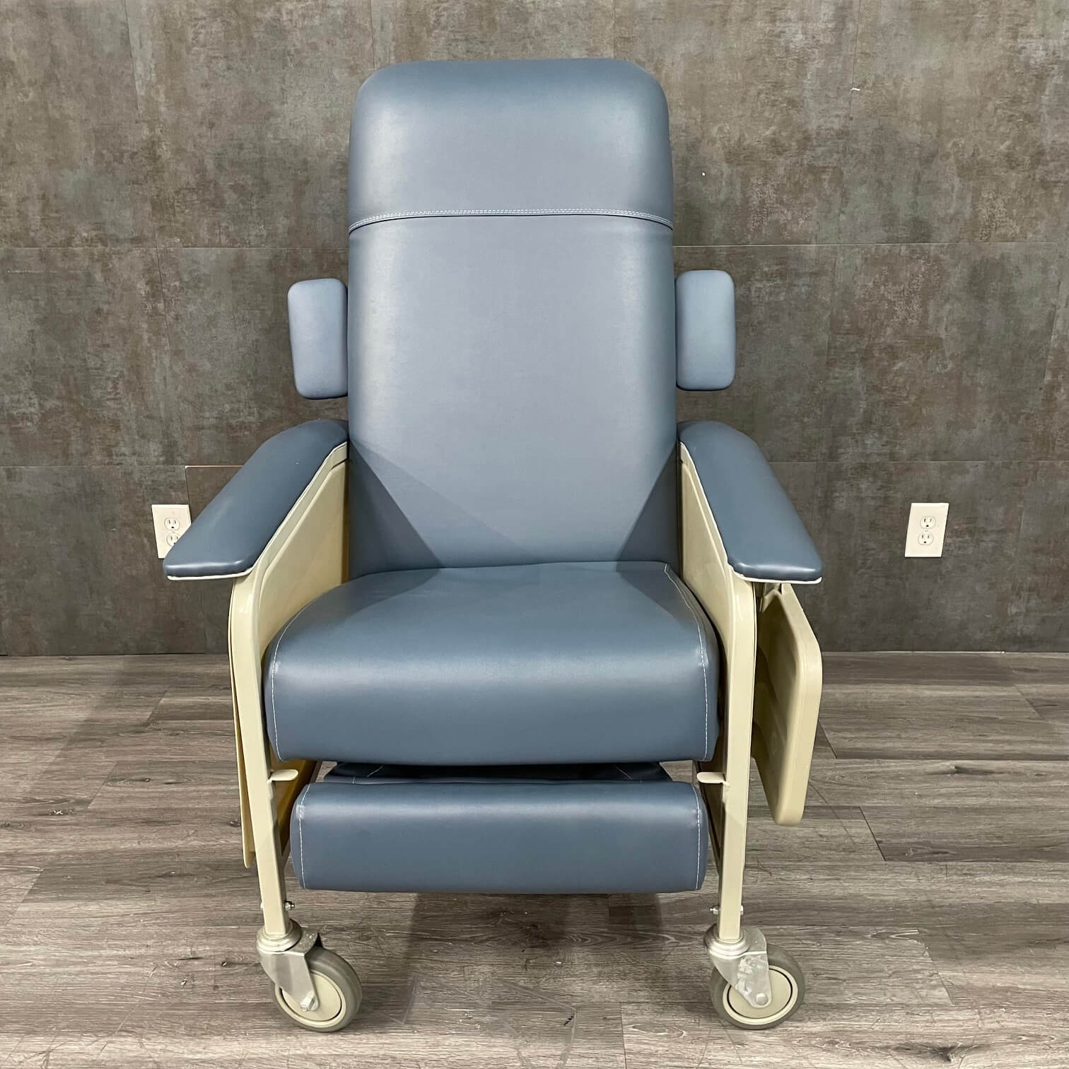 Invacare Clinical 3 Position Recliner