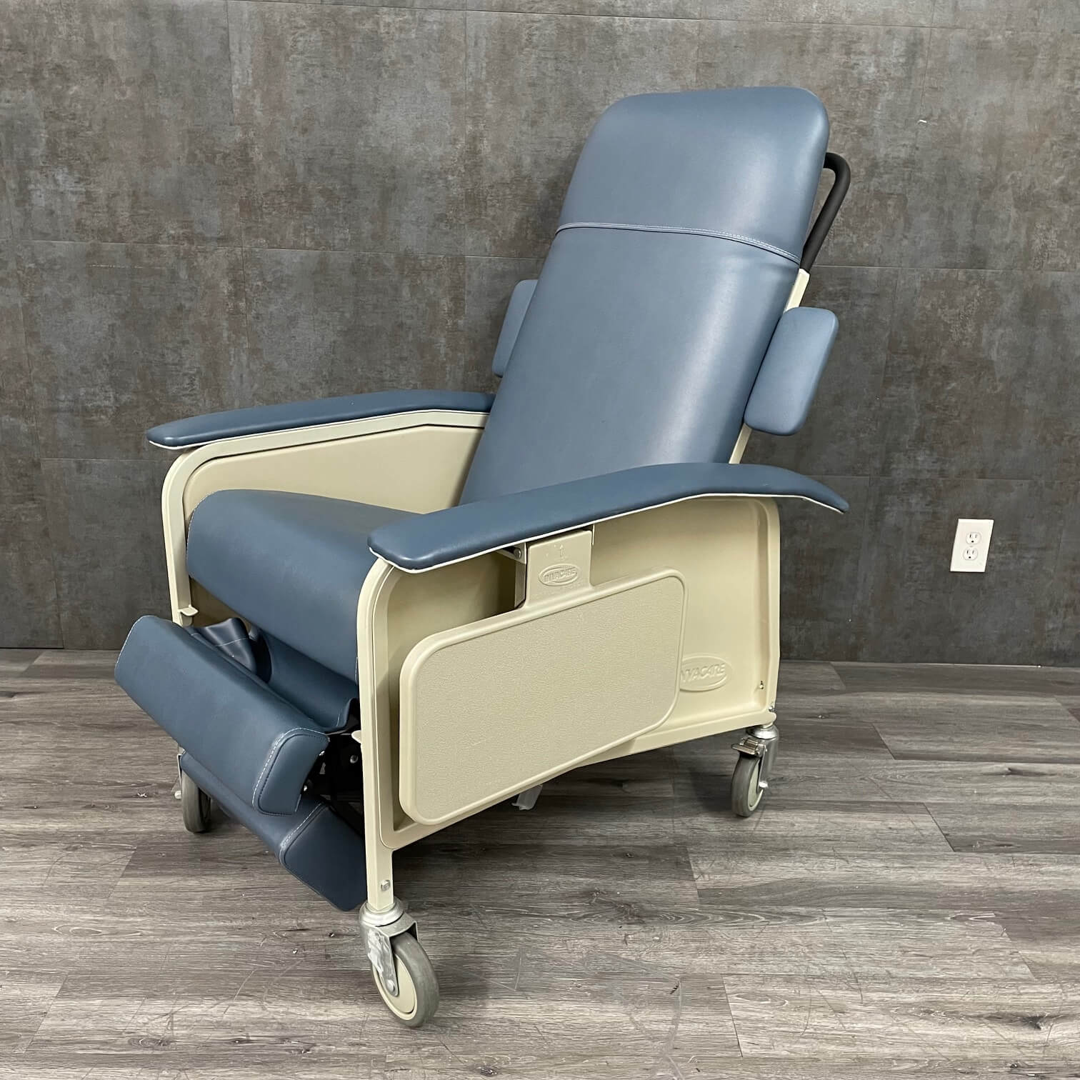 Invacare Clinical 3 Position Recliner