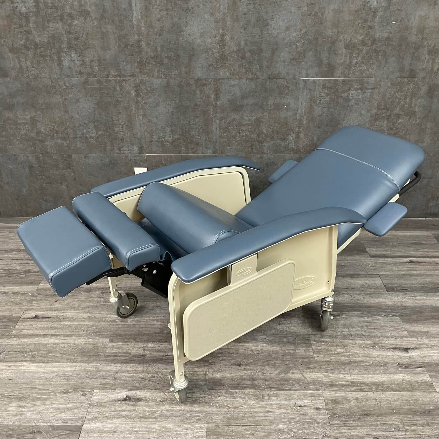 Invacare Clinical 3 Position Recliner