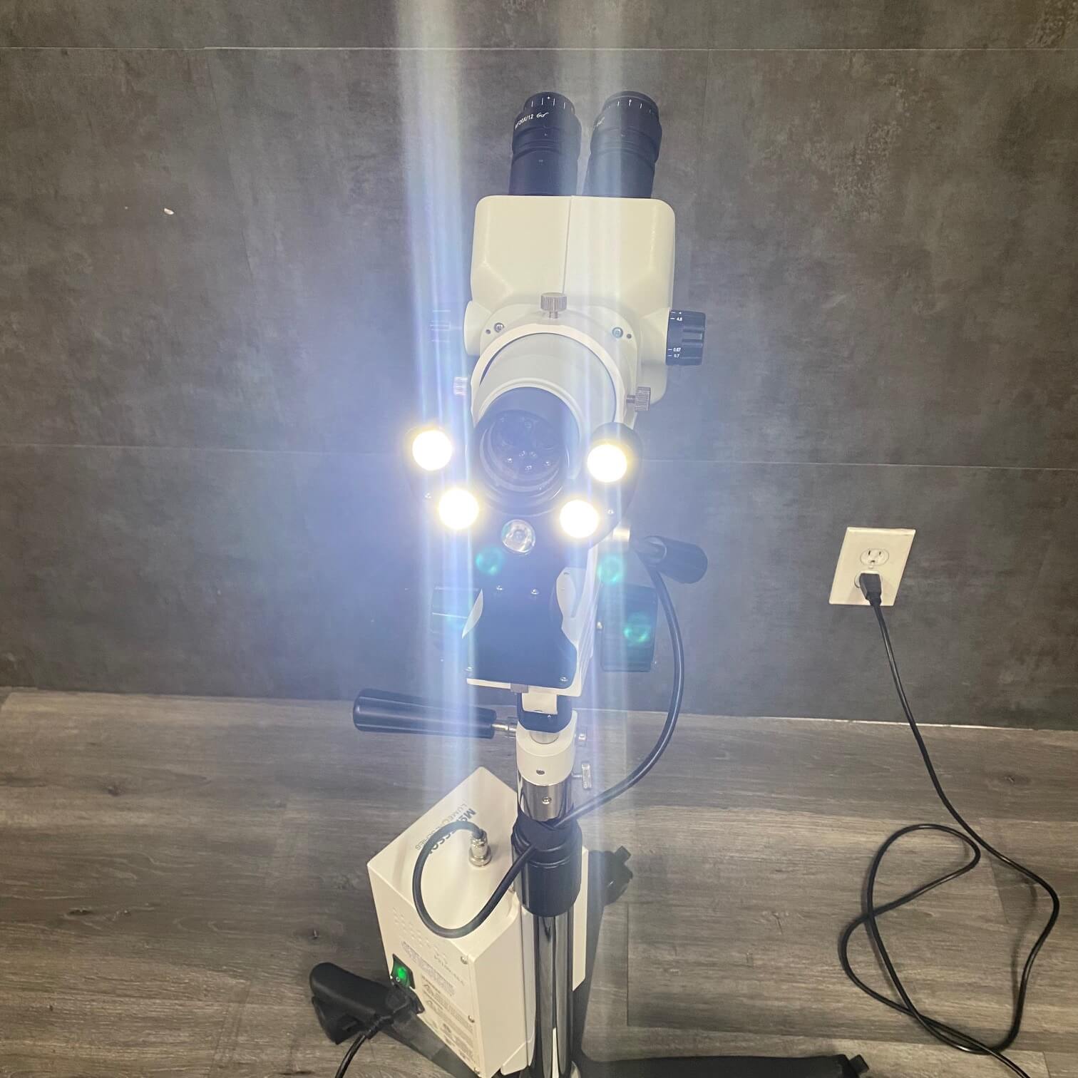 McKesson Lumeon Colposcope