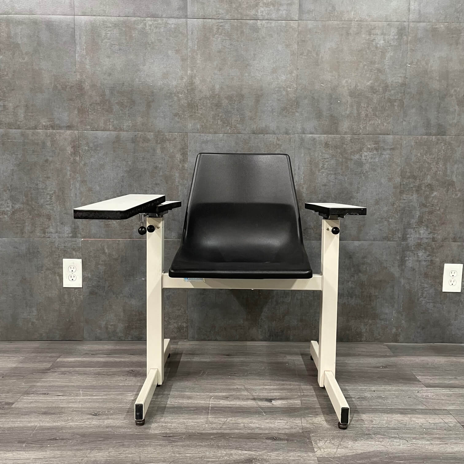 Mesa Blood Drawing Chair - Sturdy & Comfortable Seat – Angelus Medical ...