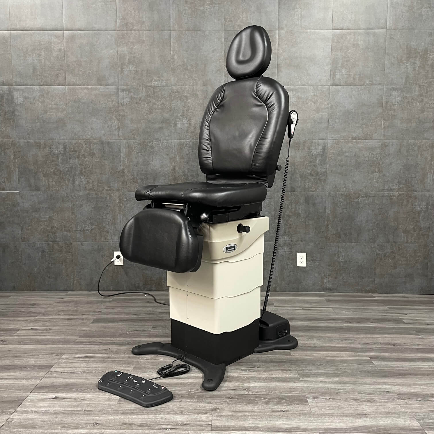 Midmark 630 HUMANFORM Procedure Chair