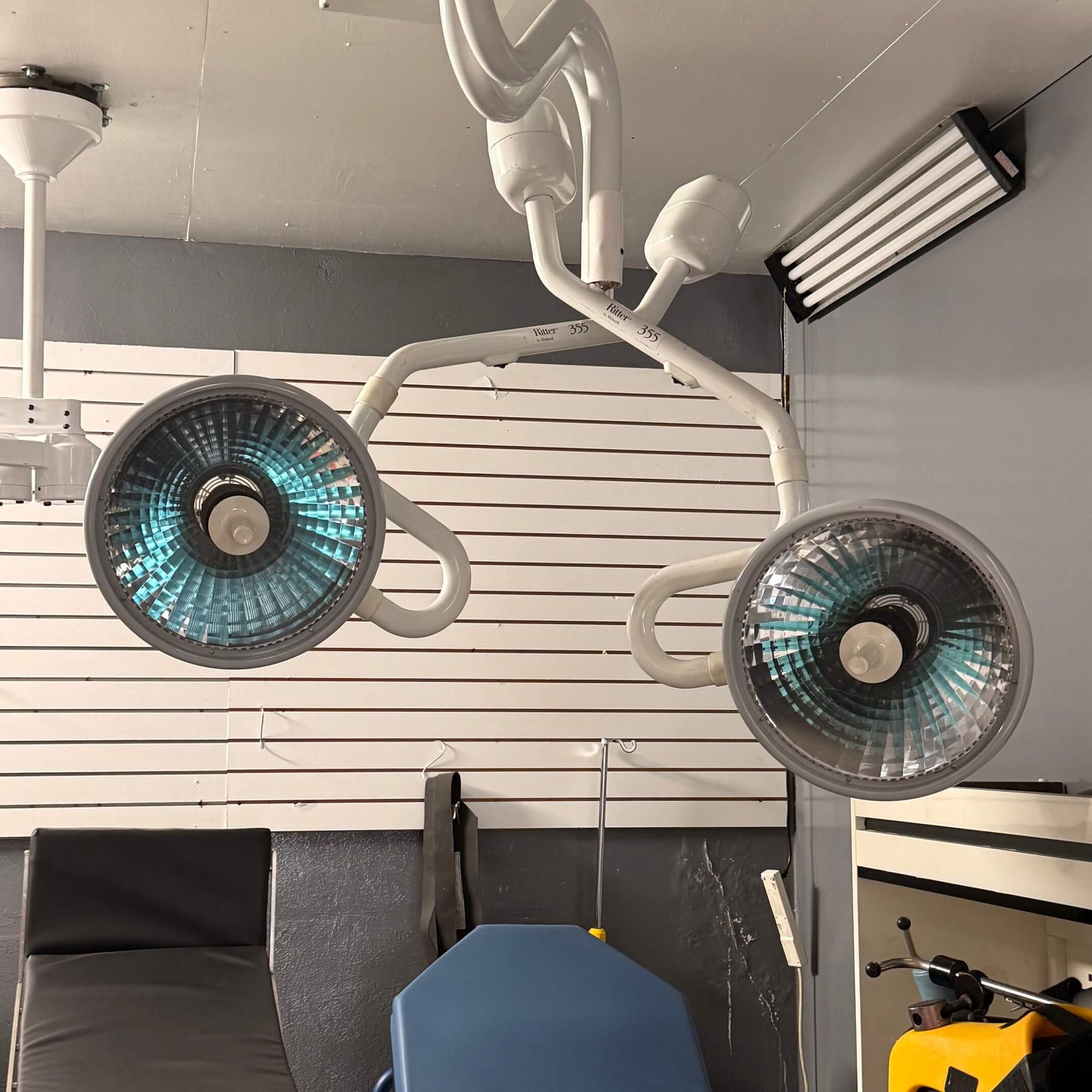 Ritter 355 Dual Surgical Light - Ceiling Mount