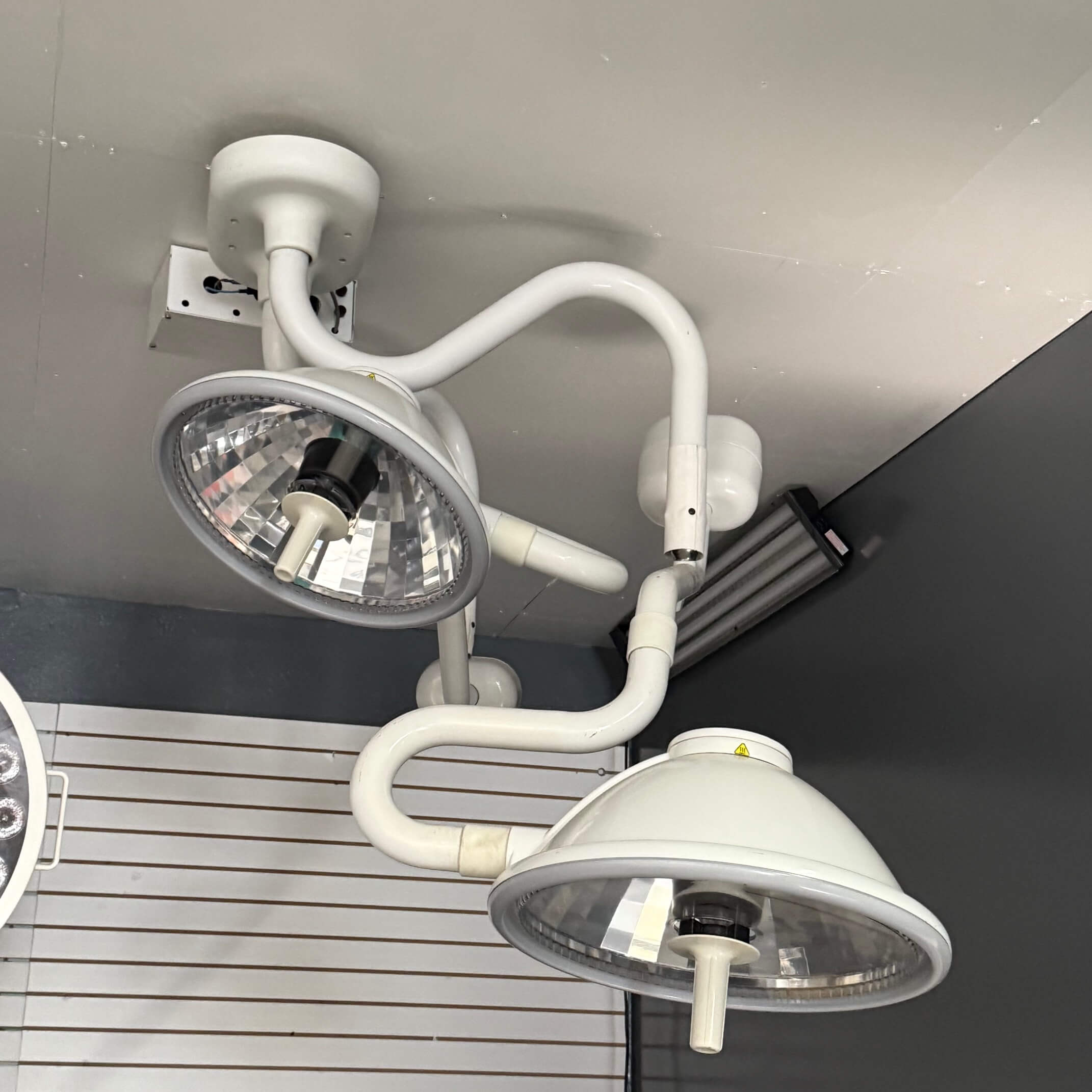 Ritter 355 Dual Surgical Light - Ceiling Mount - – Angelus Medical and ...