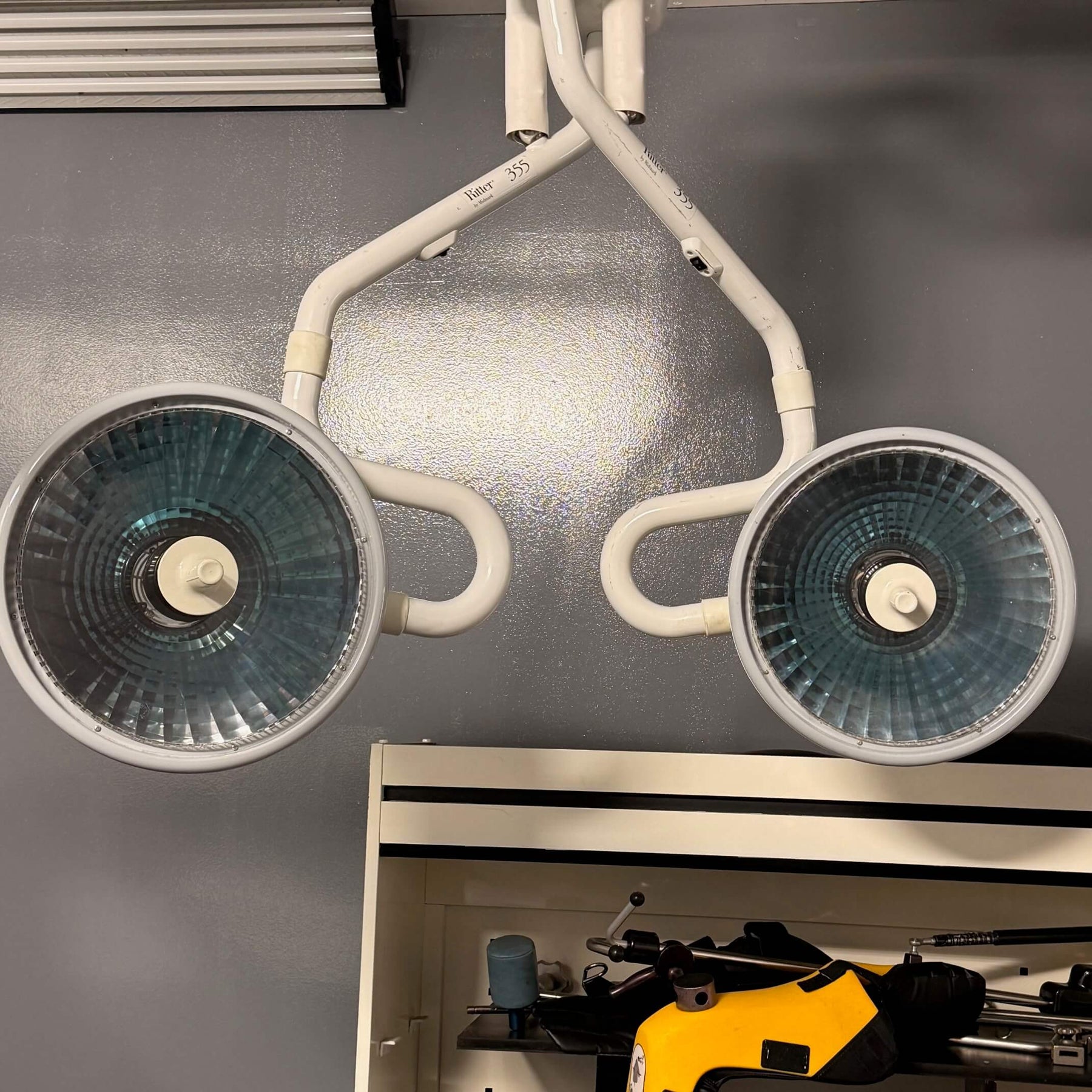 Ritter 355 Dual Surgical Light - Ceiling Mount