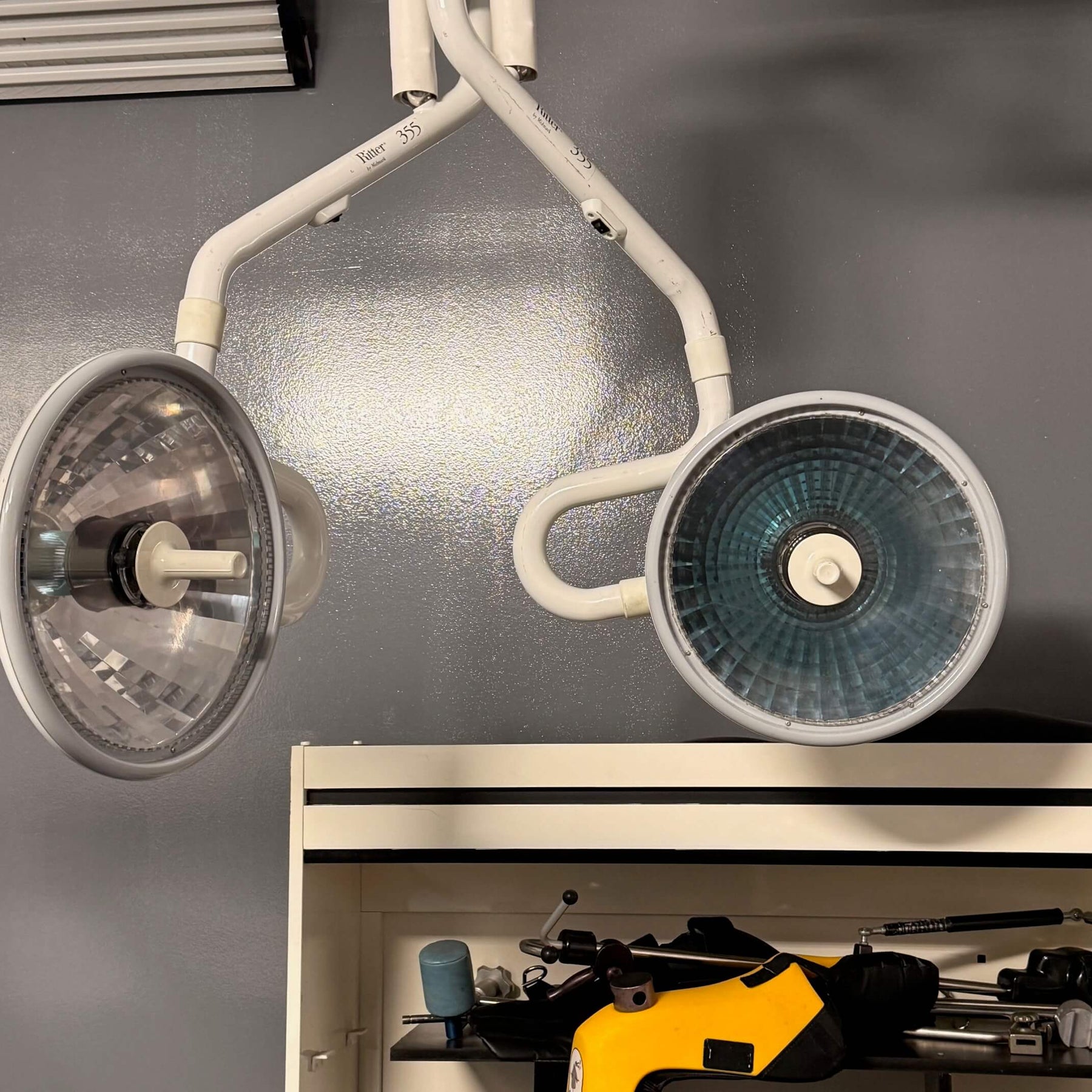 Ritter 355 Dual Surgical Light - Ceiling Mount