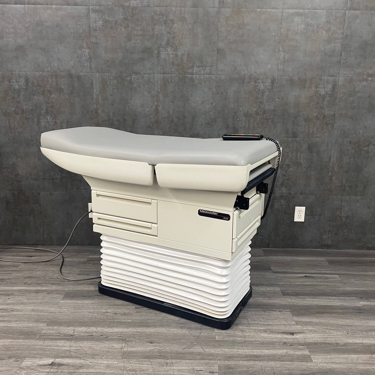 Midmark Ritter 405 Power Exam Table - – Angelus Medical and Optical