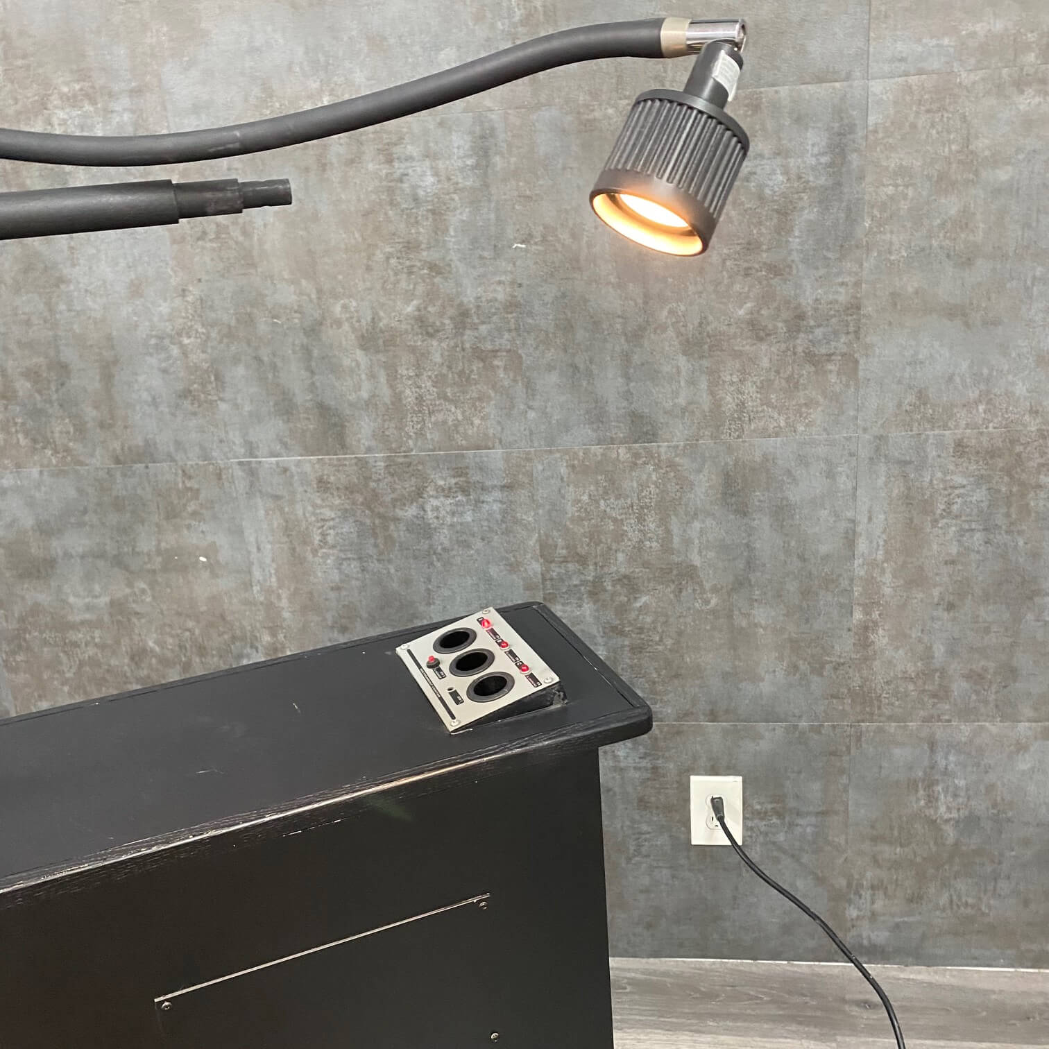 Mobile Phoropter Stand w Adjustable Height