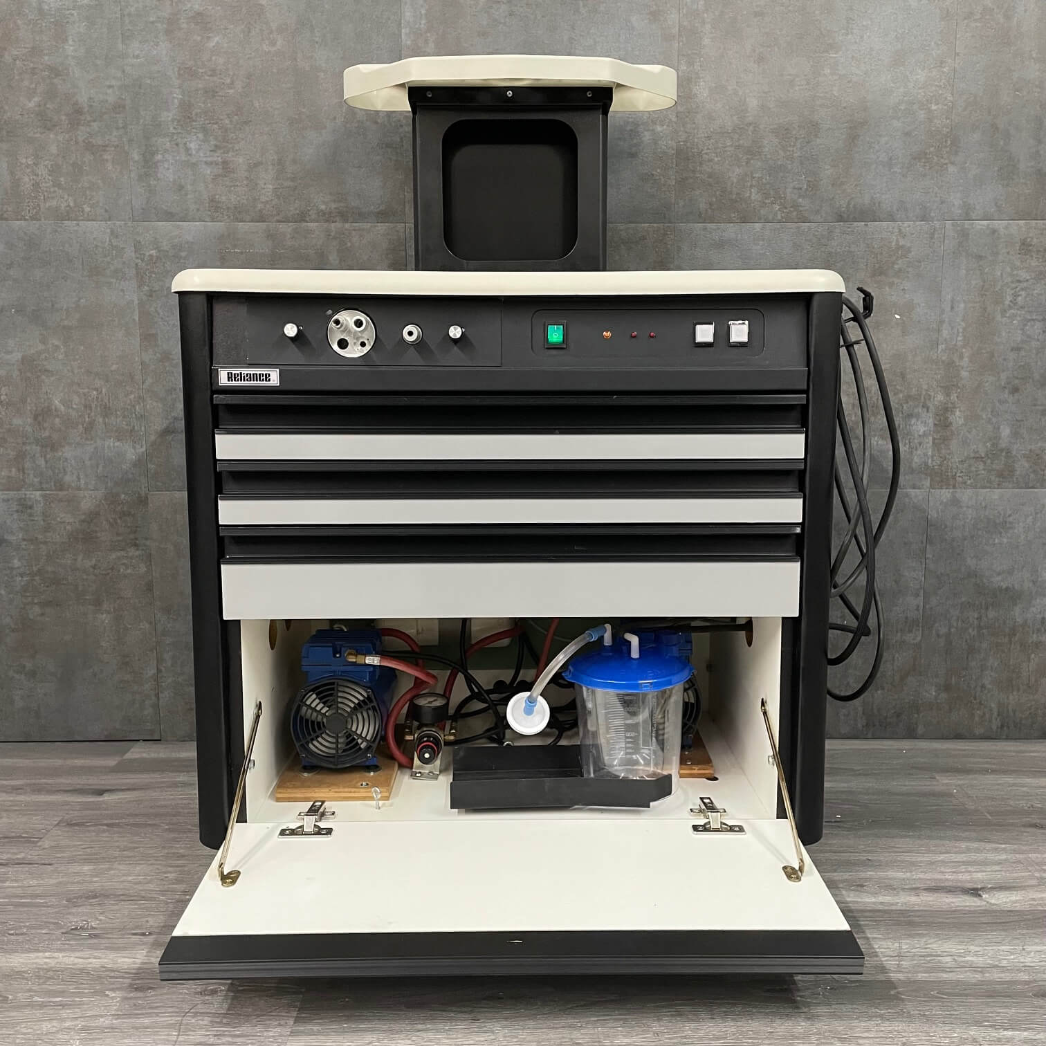 Reliance 425 ENT Treatment Cabinet