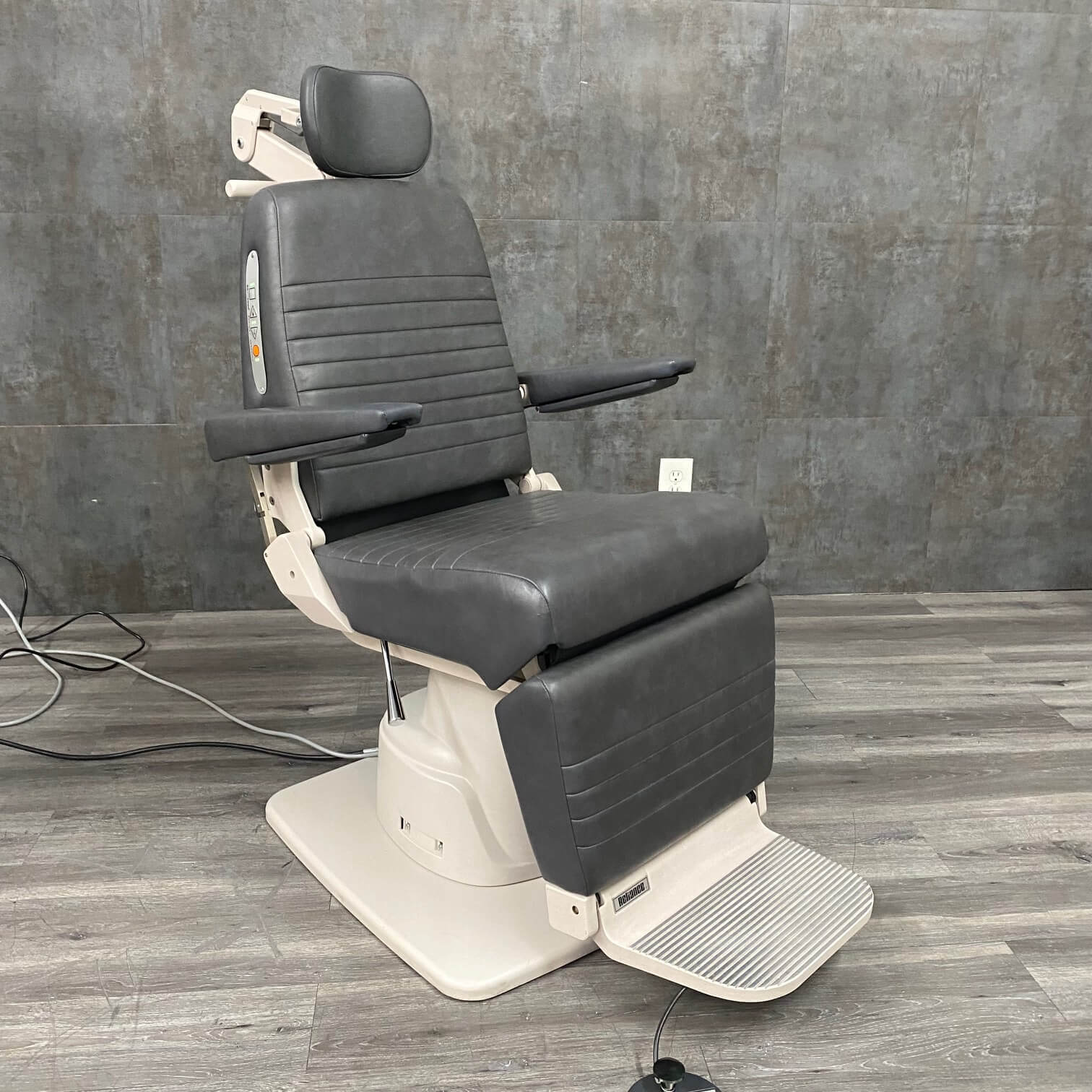 Reliance 6200 Exam Chair