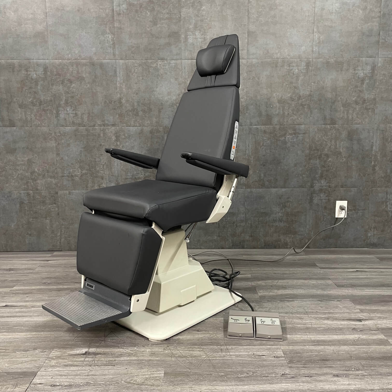 Reliance 7100 Exam Chair - – Angelus Medical and Optical
