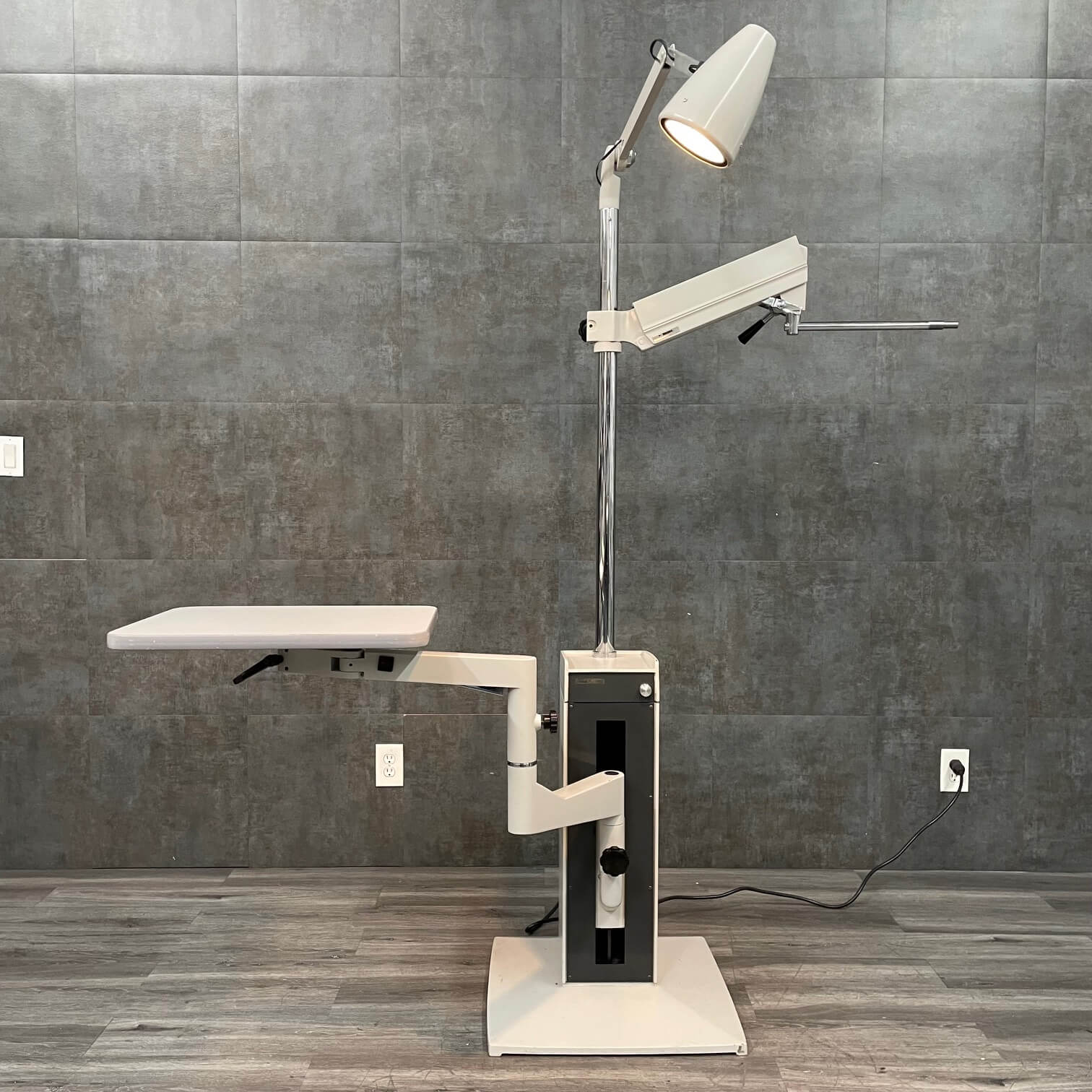 Reliance 7700 Optical Instrument Stand