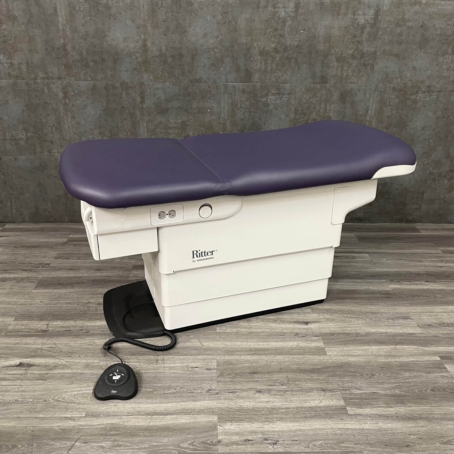 Ritter 225 Power Exam Table