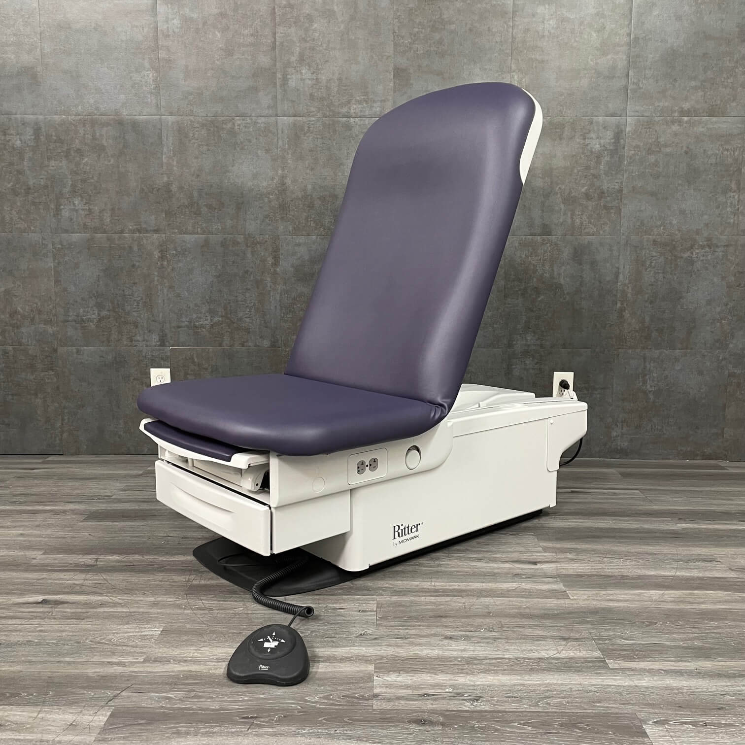 Ritter 225 Power Exam Table