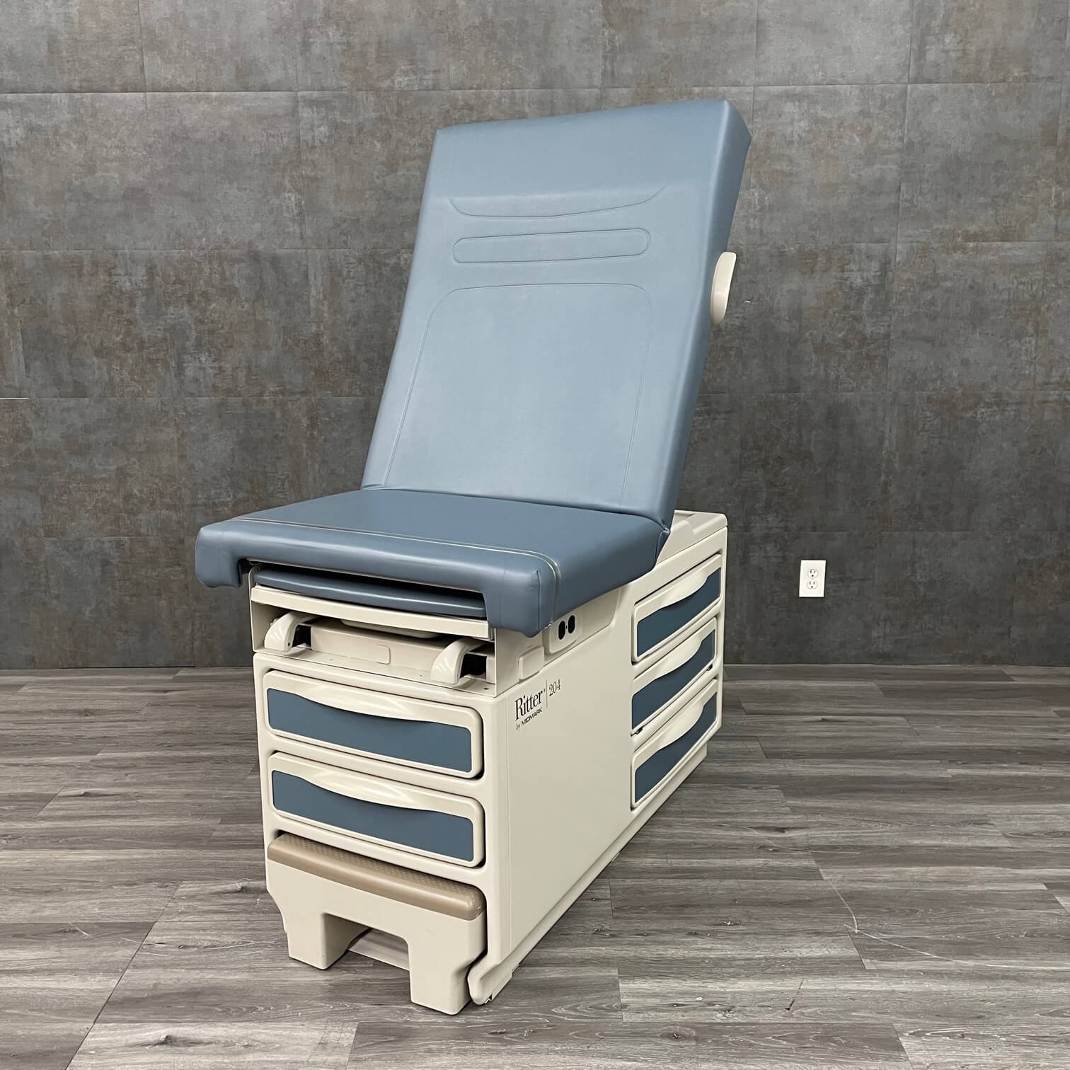 Buy Midmark Ritter 204 Manual Exam Table Near Me | Angelus Medical