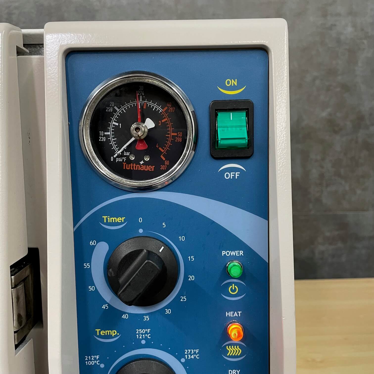 Tuttnauer 2540M Autoclave