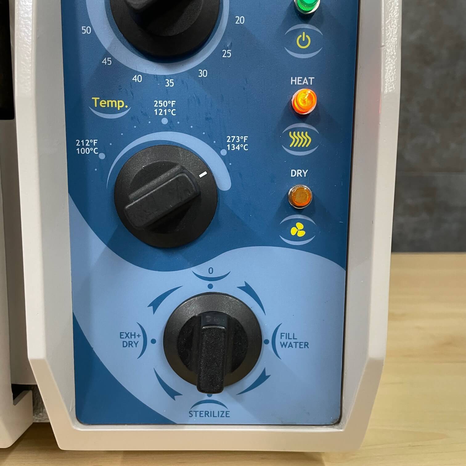 Tuttnauer 2540M Autoclave