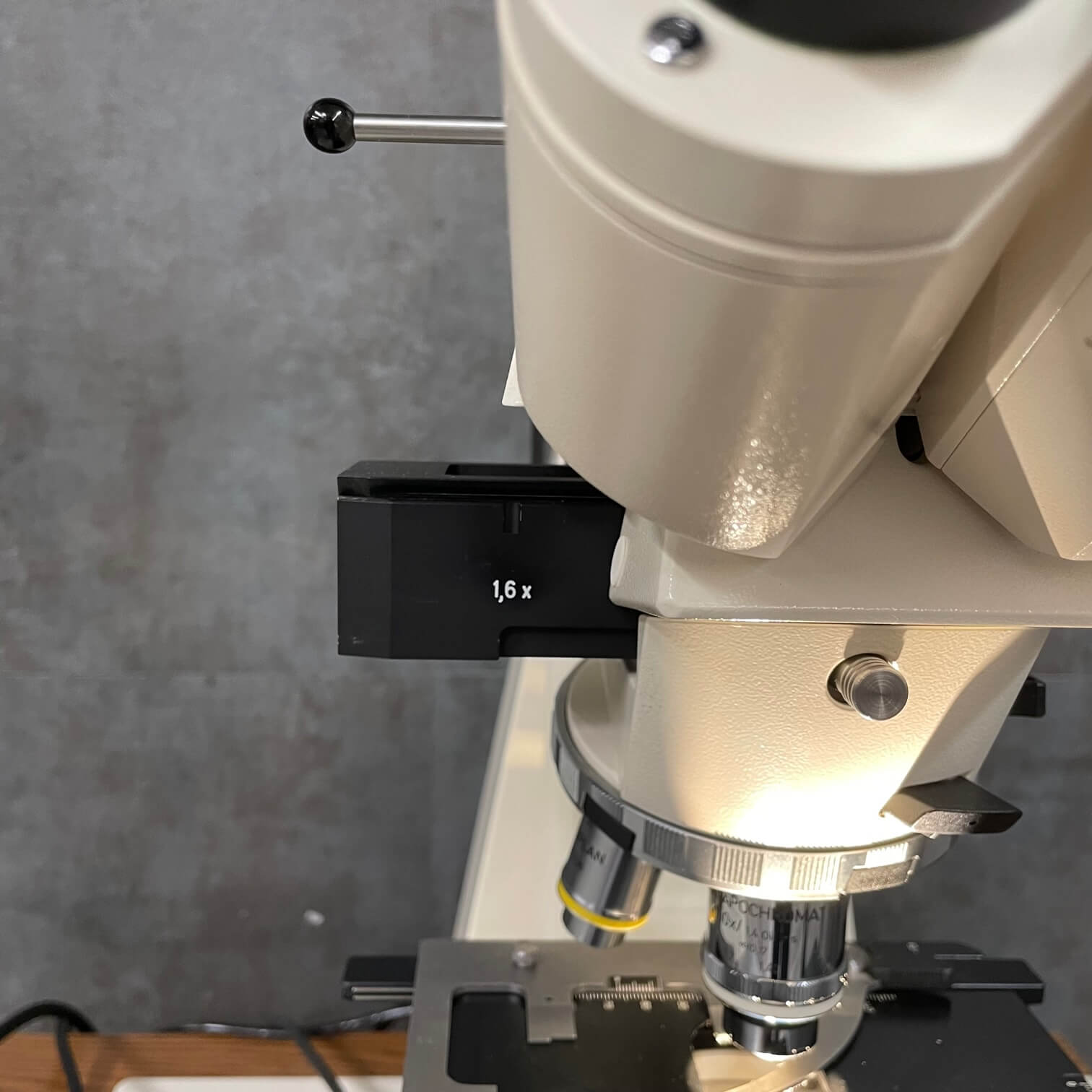 Zeiss Axioskop Microscope w Optronics LX-450Z Controler