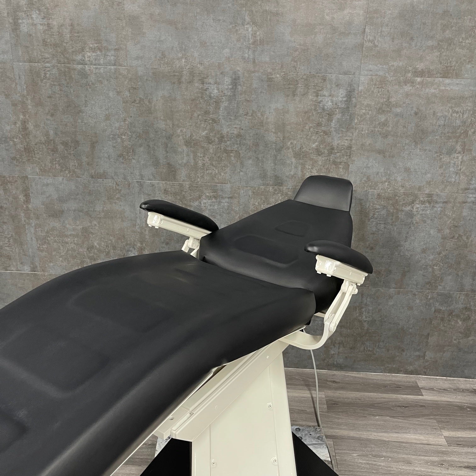 ADEC Dental Chair - Black (Refurbished)