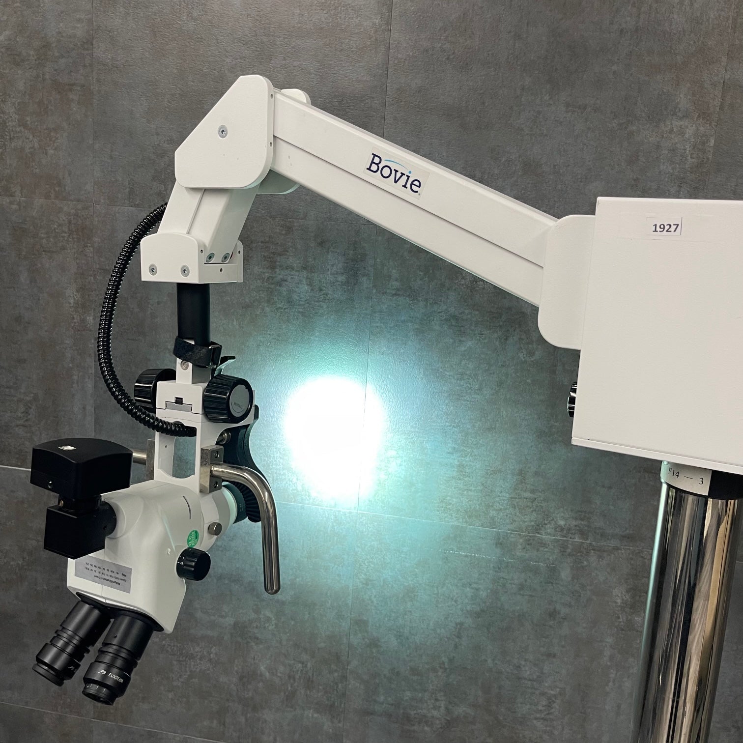 Bovie Colpo Master Trinocular LED Colposcope