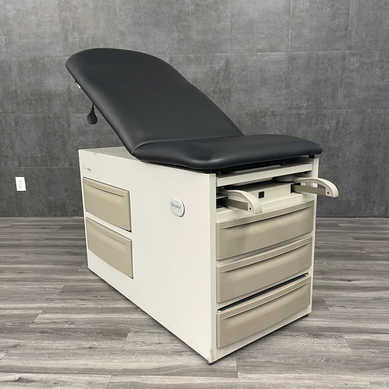 Brewer Access Exam Table | Available for sale near Los Angeles