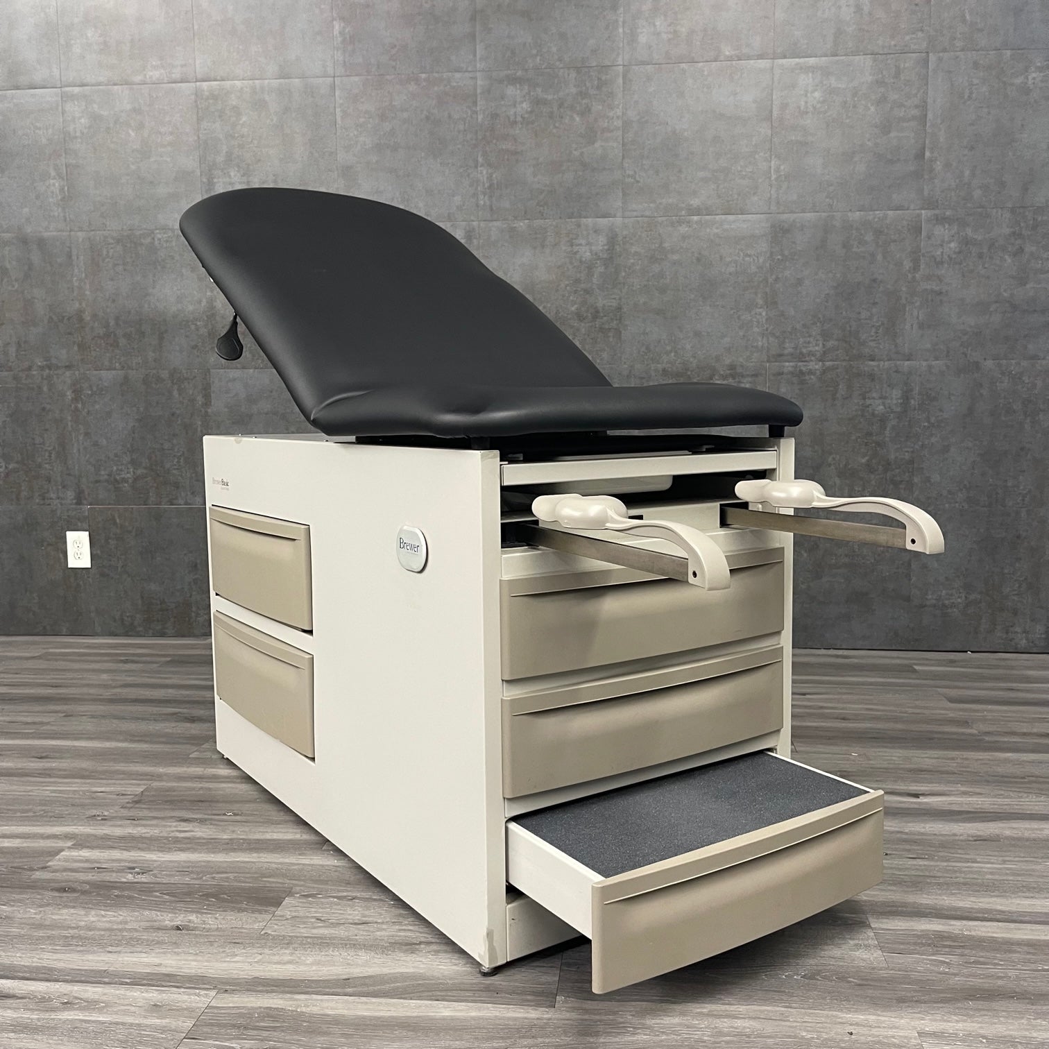 Brewer Access Exam Table | Available for sale near Los Angeles