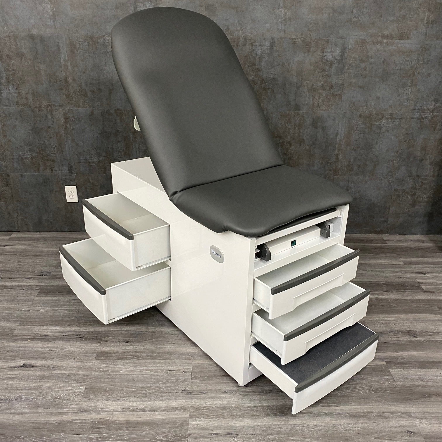 Brewer Access Exam Table | Available for sale near Los Angeles
