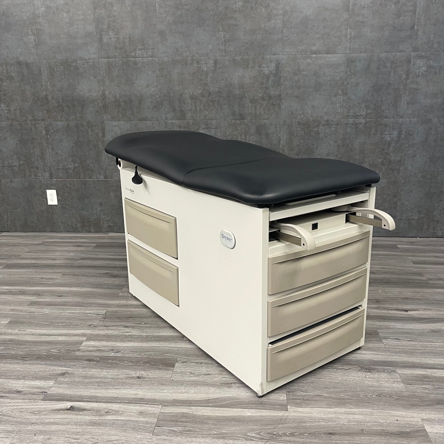 Brewer Access Exam Table | Available for sale near Los Angeles
