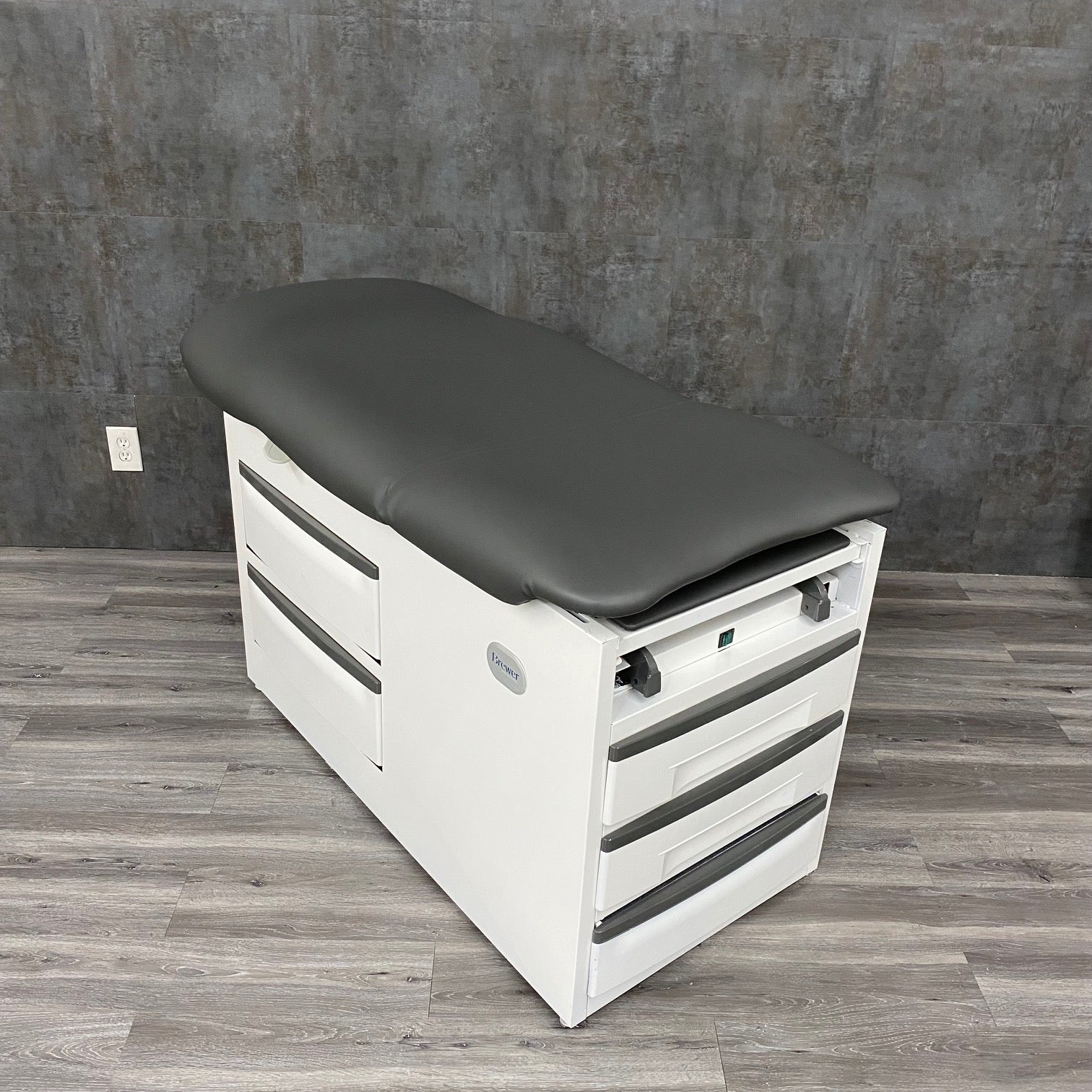 Brewer Access Exam Table | Available for sale near Los Angeles