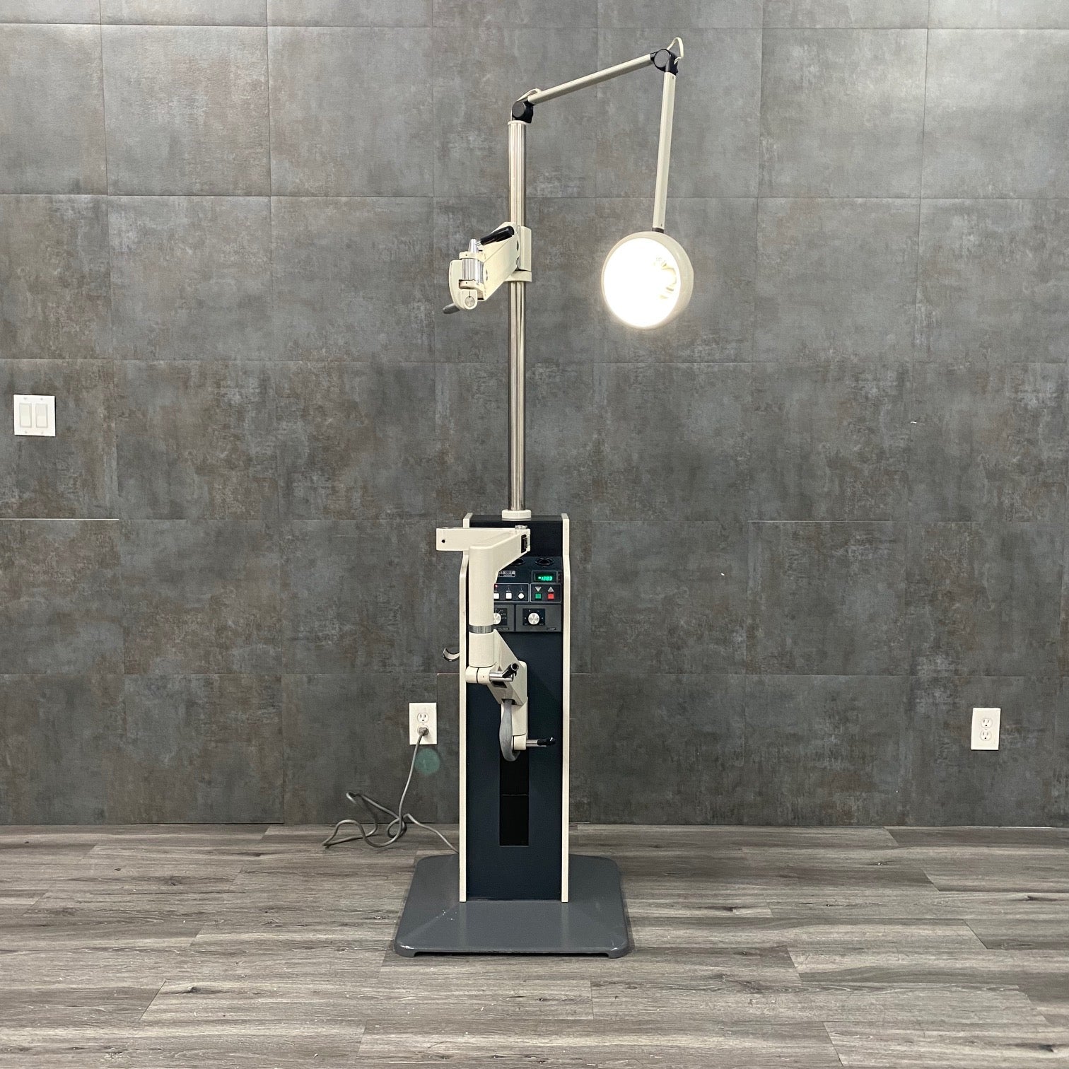 Burton Tilt Chair & XL-3000 Stand Package