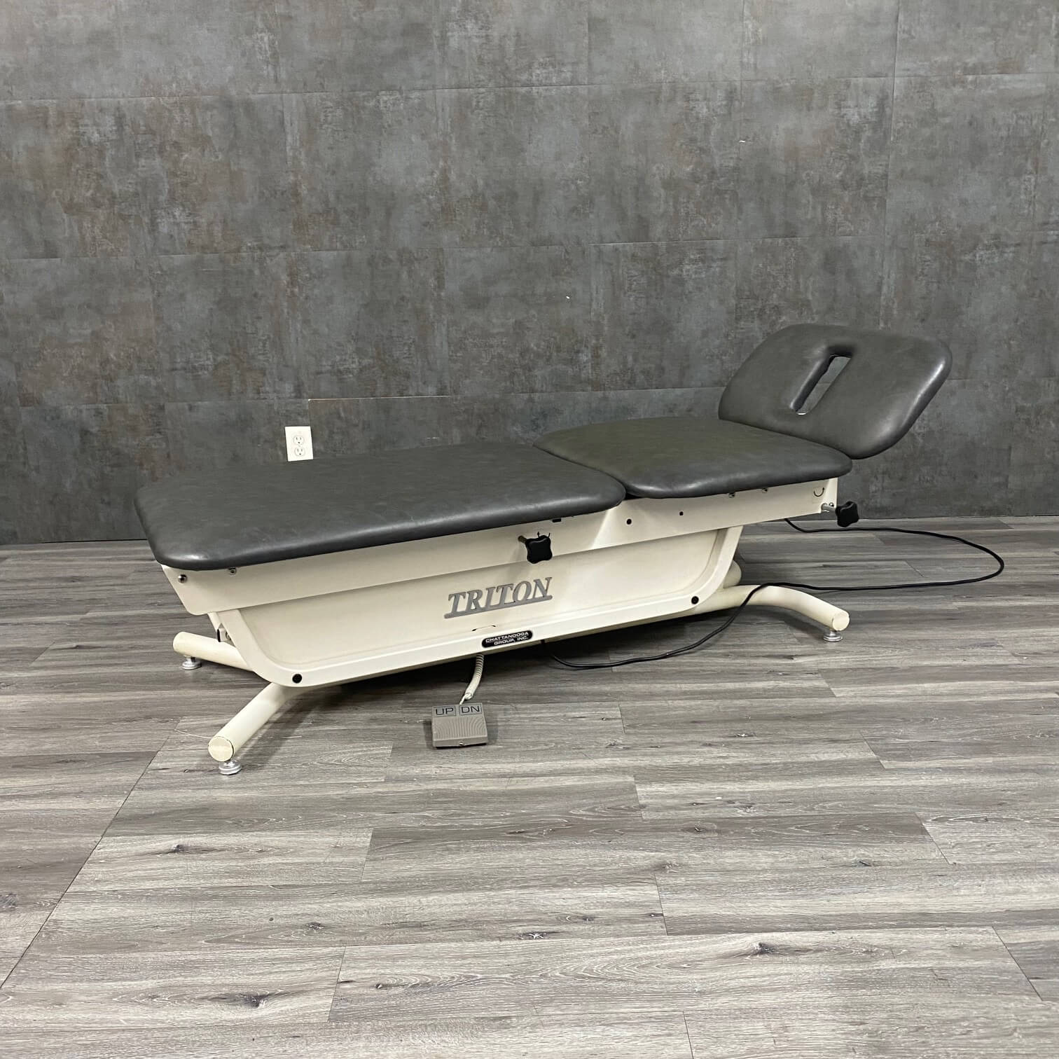 Chattanooga Triton Treatment Table