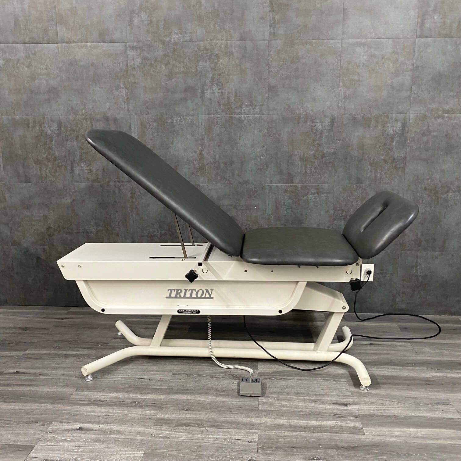 Chattanooga Triton Treatment Table