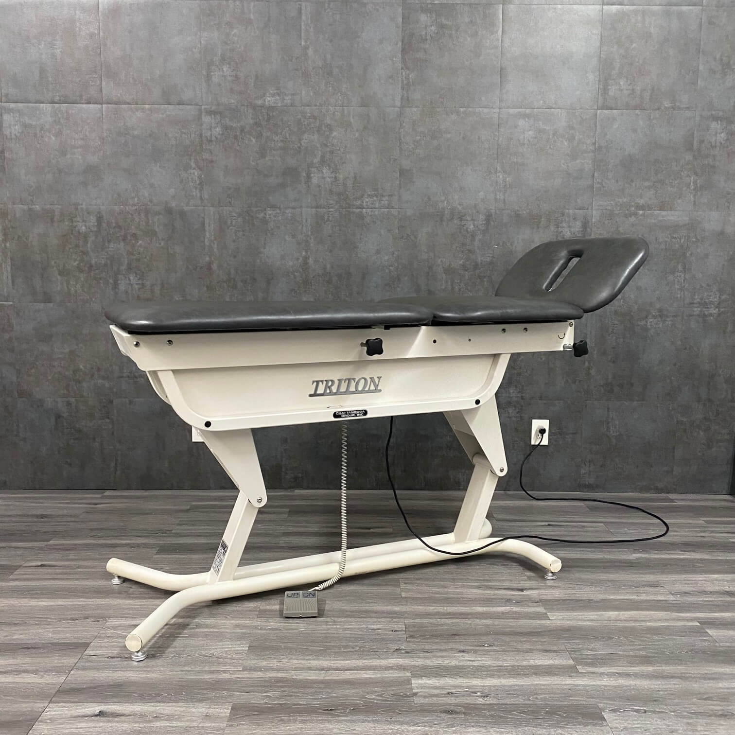 Chattanooga Triton Treatment Table