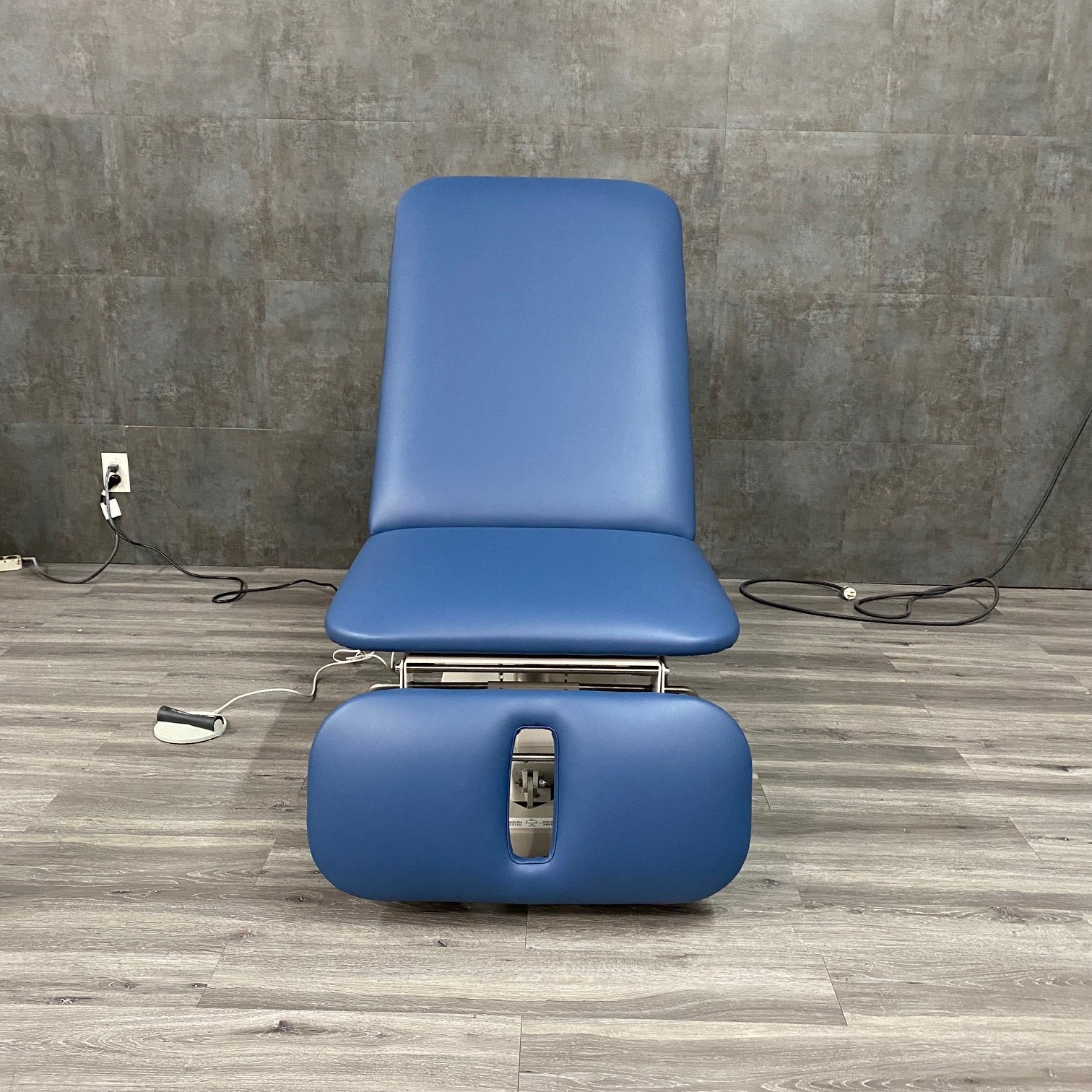 Clinton 8033 Power Treatment Table - Clinton