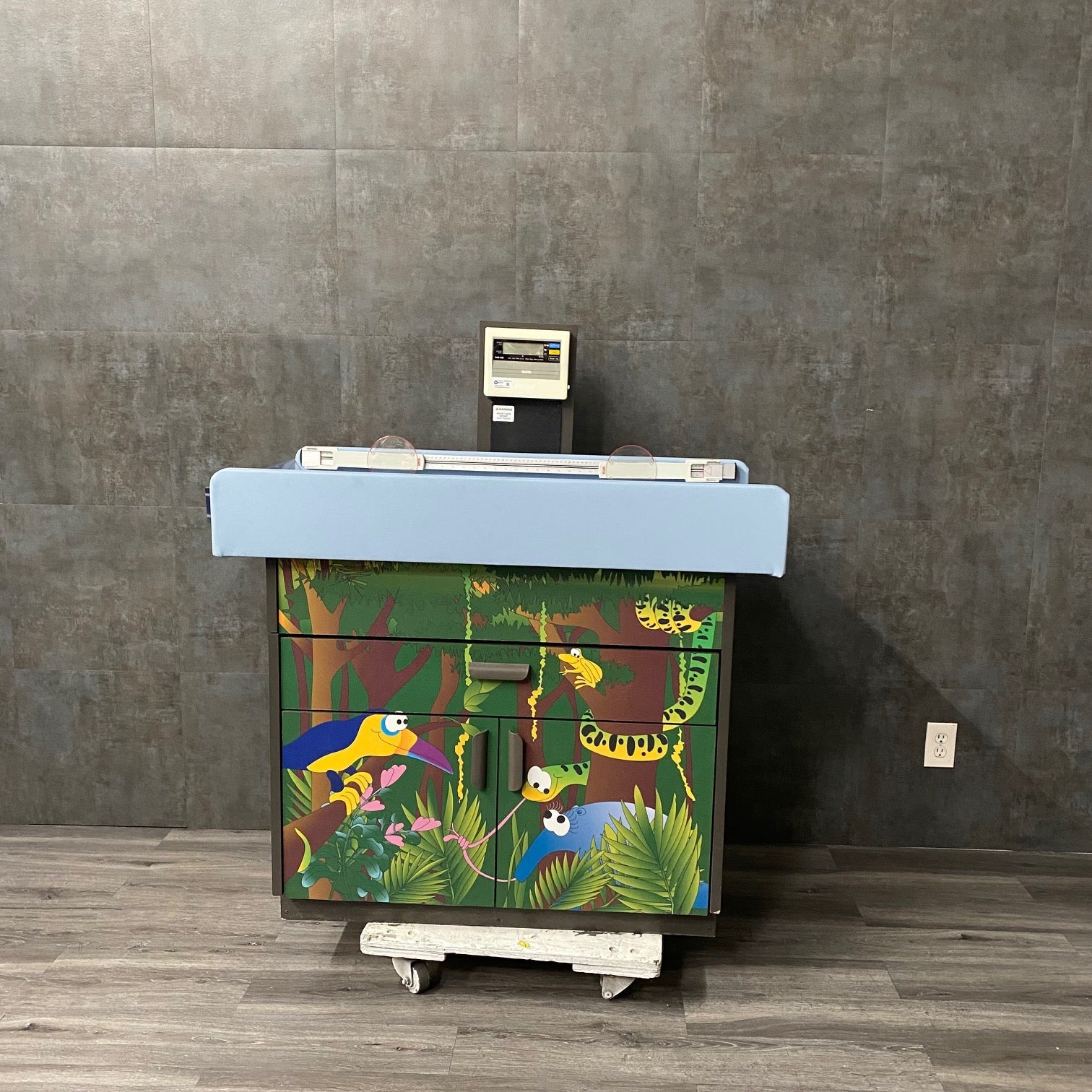 Clinton Industries Rainforest Follies Pediatric Scale Table