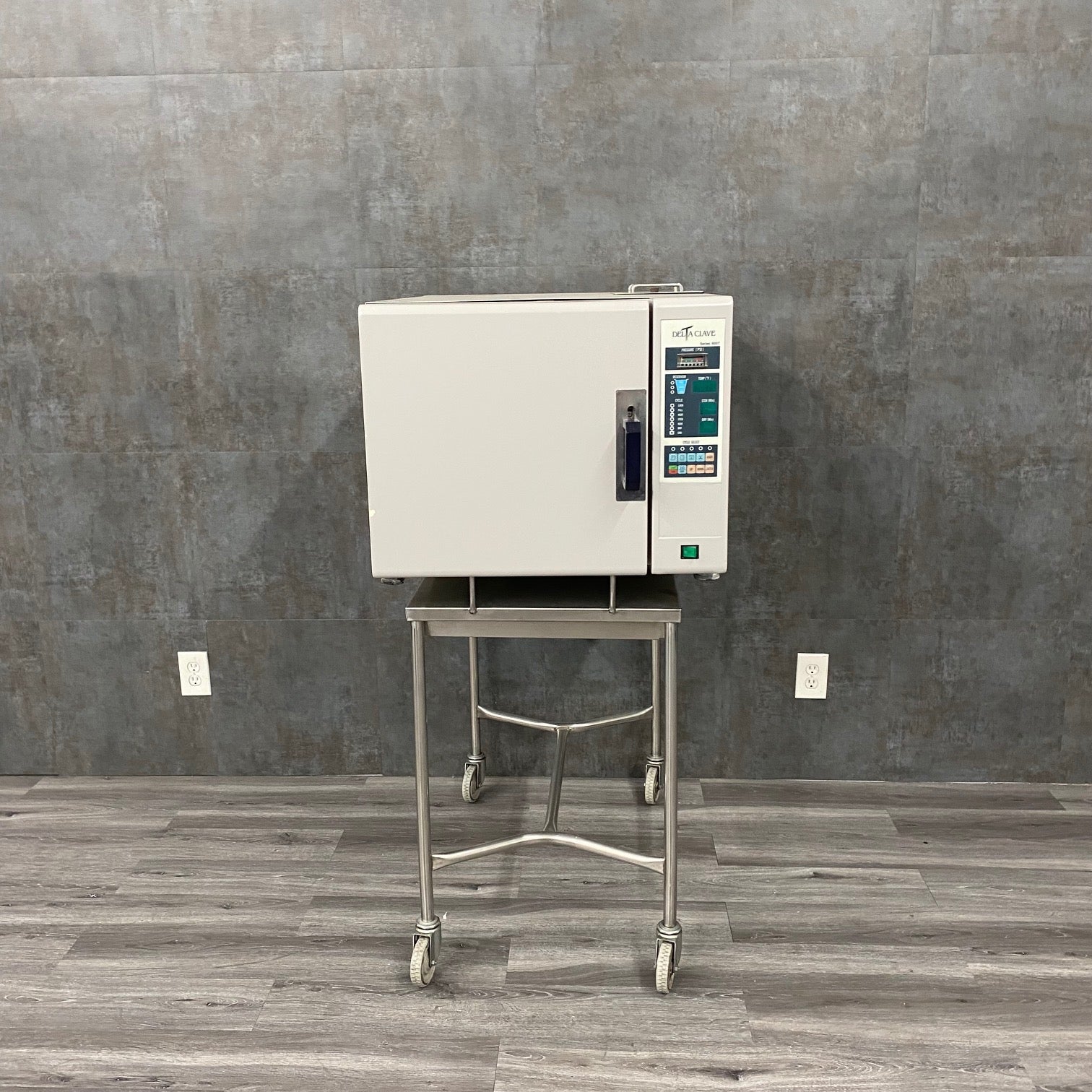 DeltaClave 600T High Capacity Sterilizer Autoclave