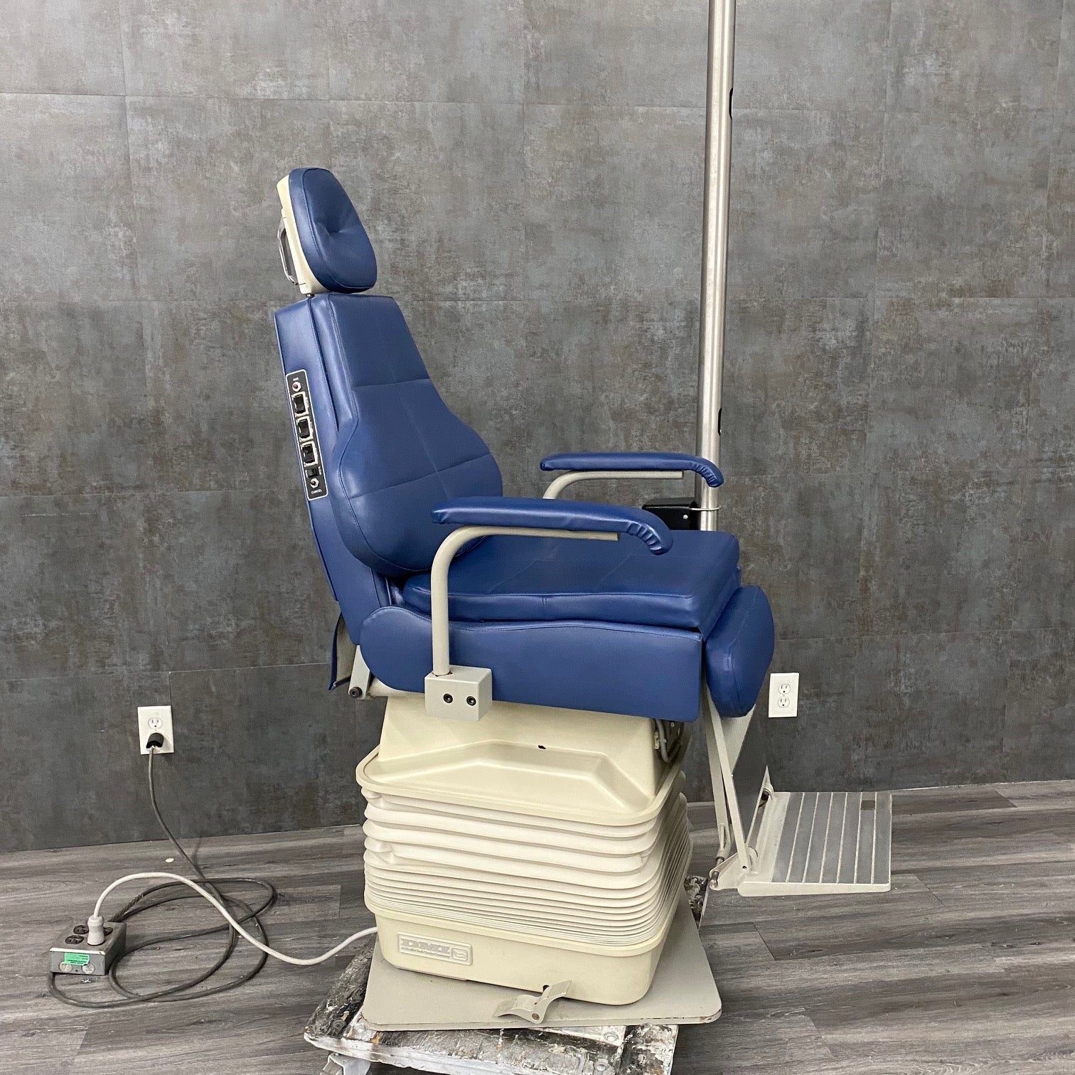 DMI ENT/Procedure Chair