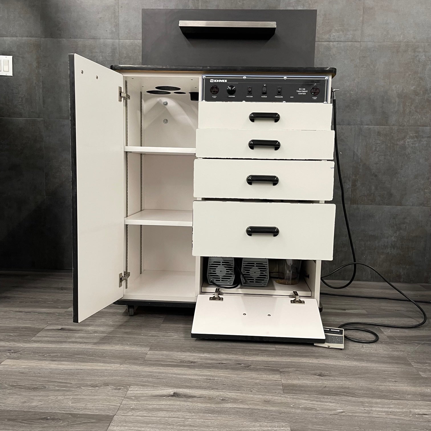 DMI Ex-100 ENT Cabinet